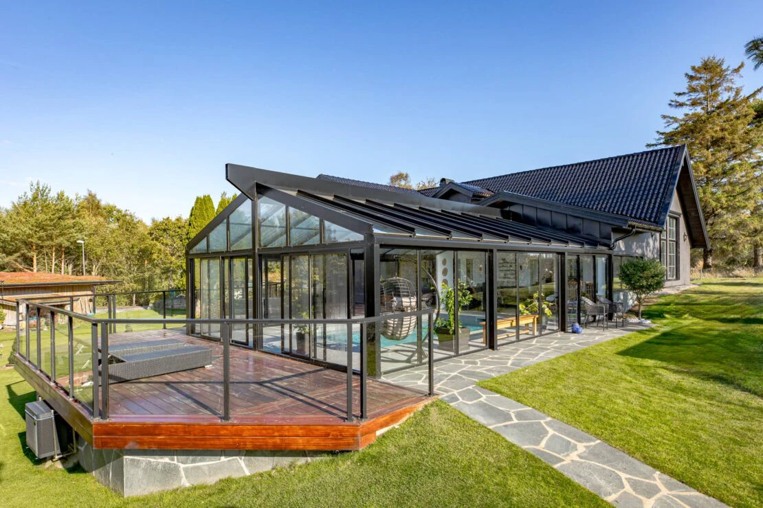 Dekton Laurent clads this house exposed to significant temperature ...