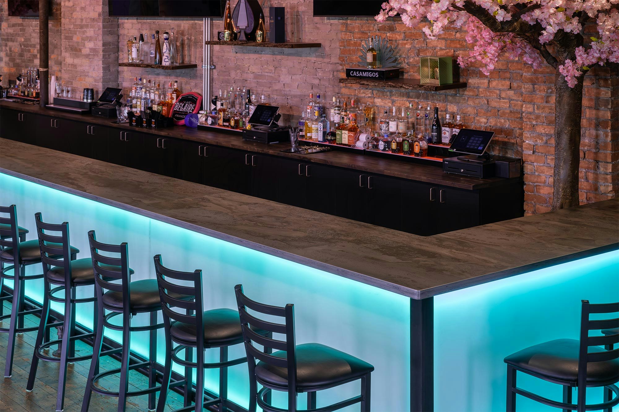 Dekton adords Magnolia, a premium Toledo nightclub - Cosentino Noruega