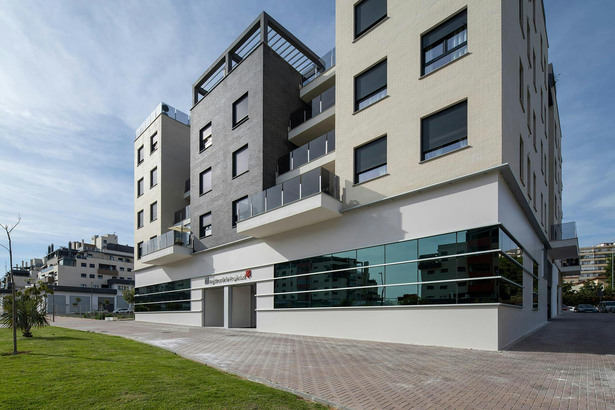 New look for the Land Registry offices in Motril - Cosentino Brazil