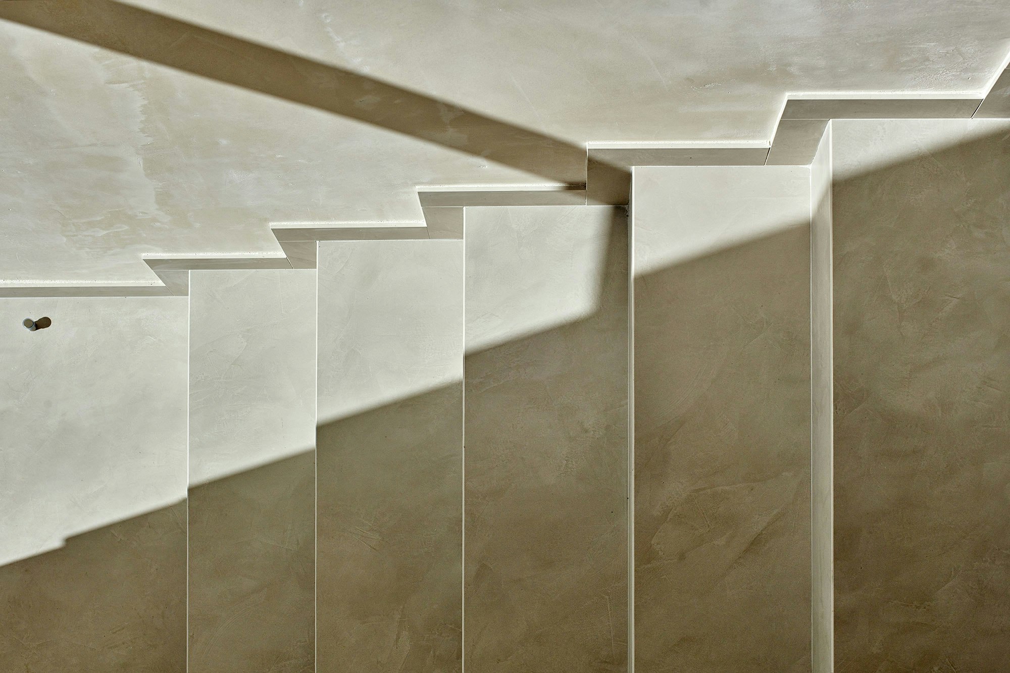 The power of Dekton for a modern rustic look in this house in the ...