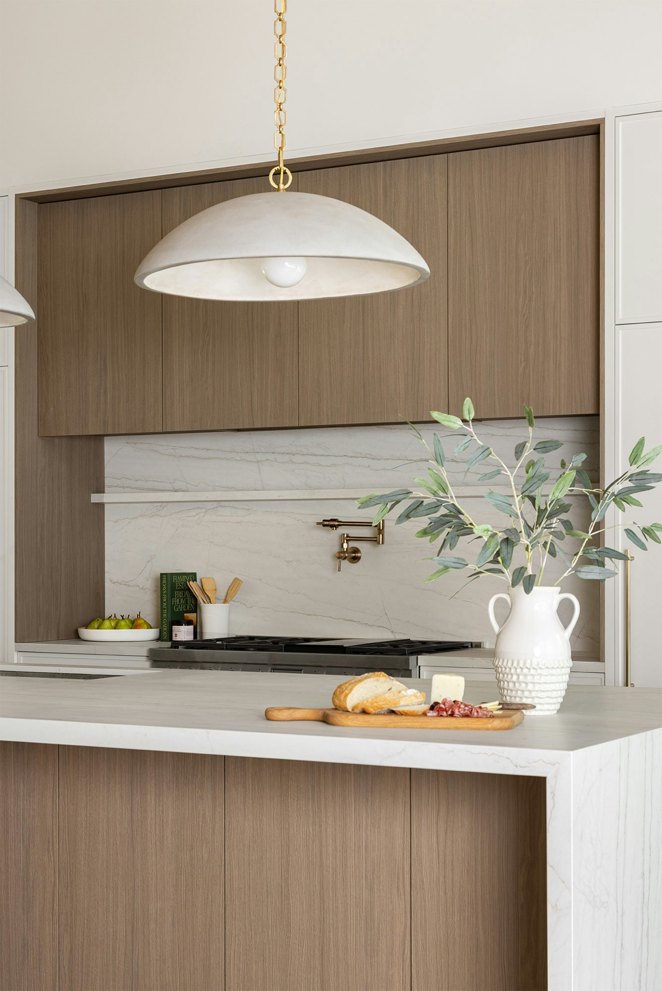 Dekton transforms this breathtaking Muskoka lakefront residence ...