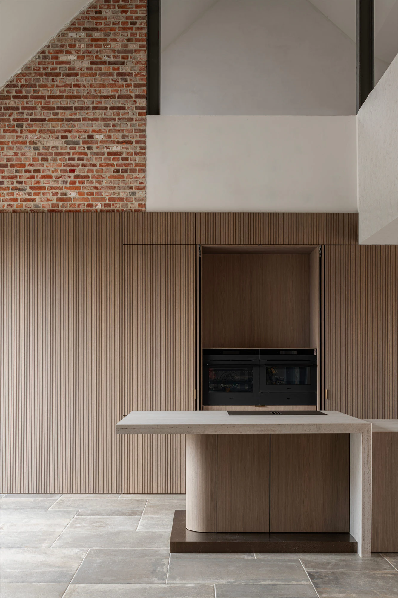 A unique kitchen design: Dekton Marmorio and wood in perfect harmony ...