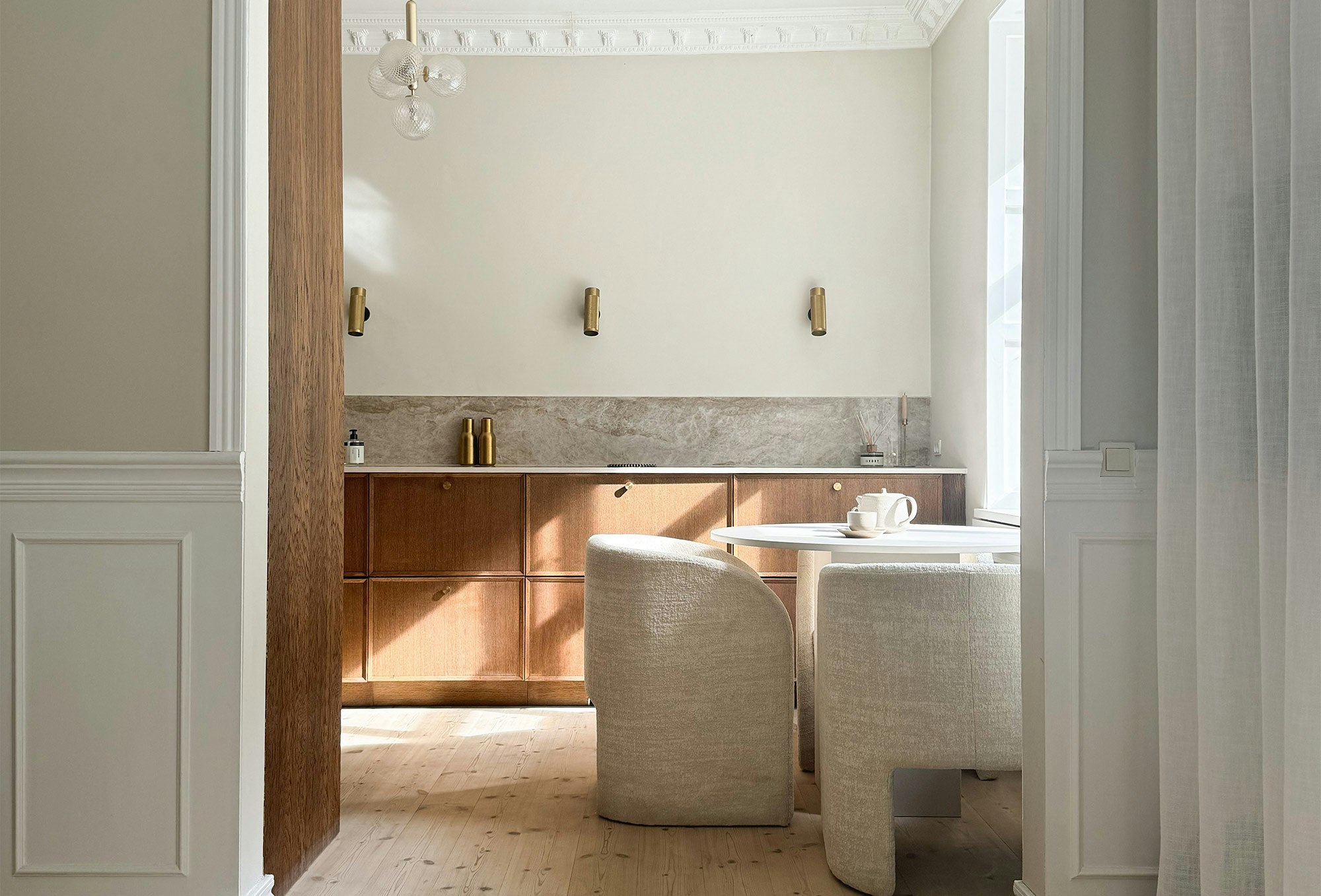 Rasmus Malling’s dining table: a design that enhances the space ...