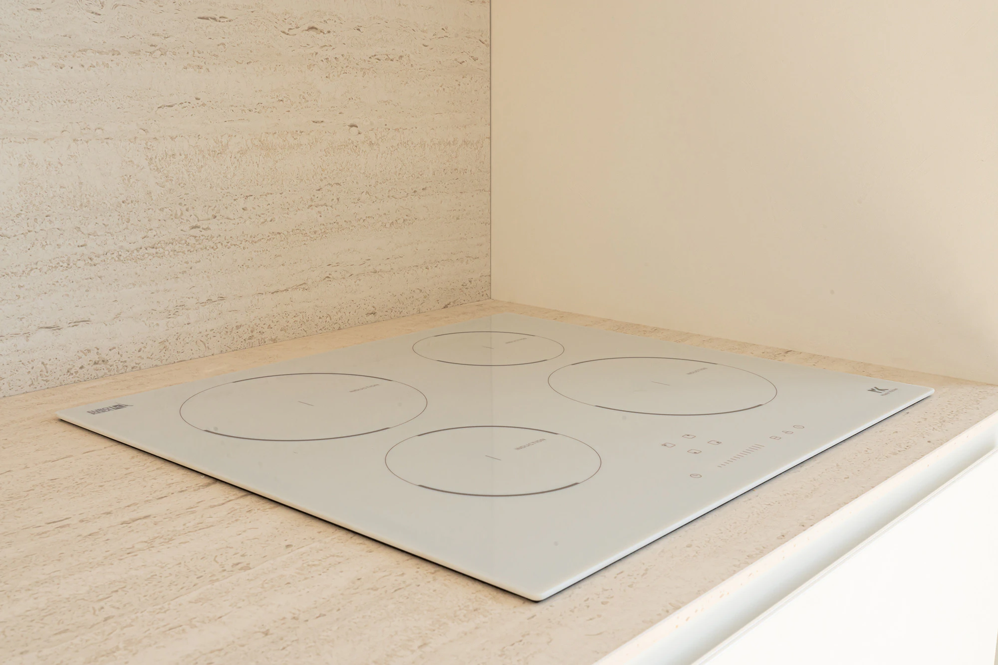 A home that embraces minimalism in a well-understood way with Dekton ...