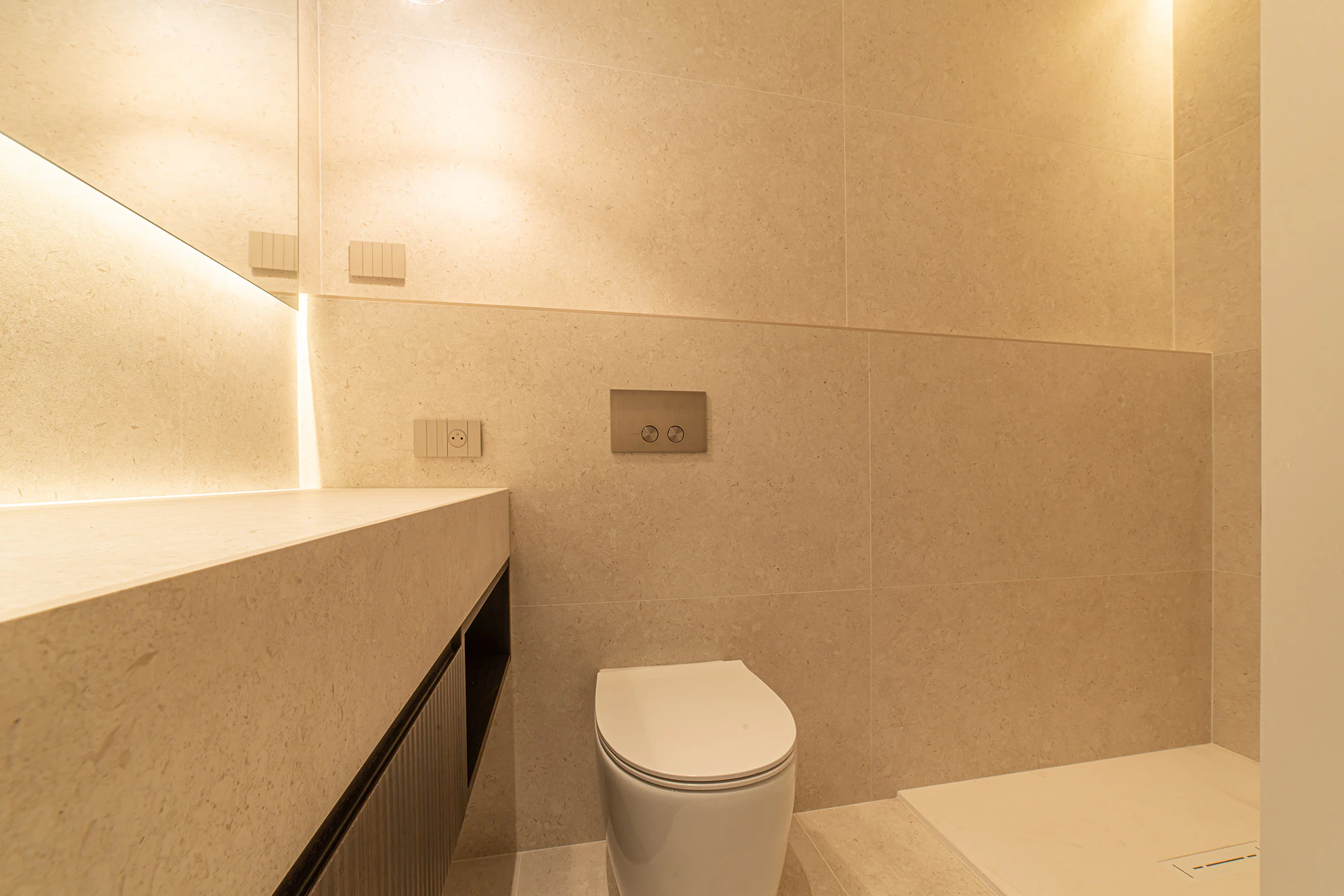 A home that embraces minimalism in a well-understood way with Dekton ...