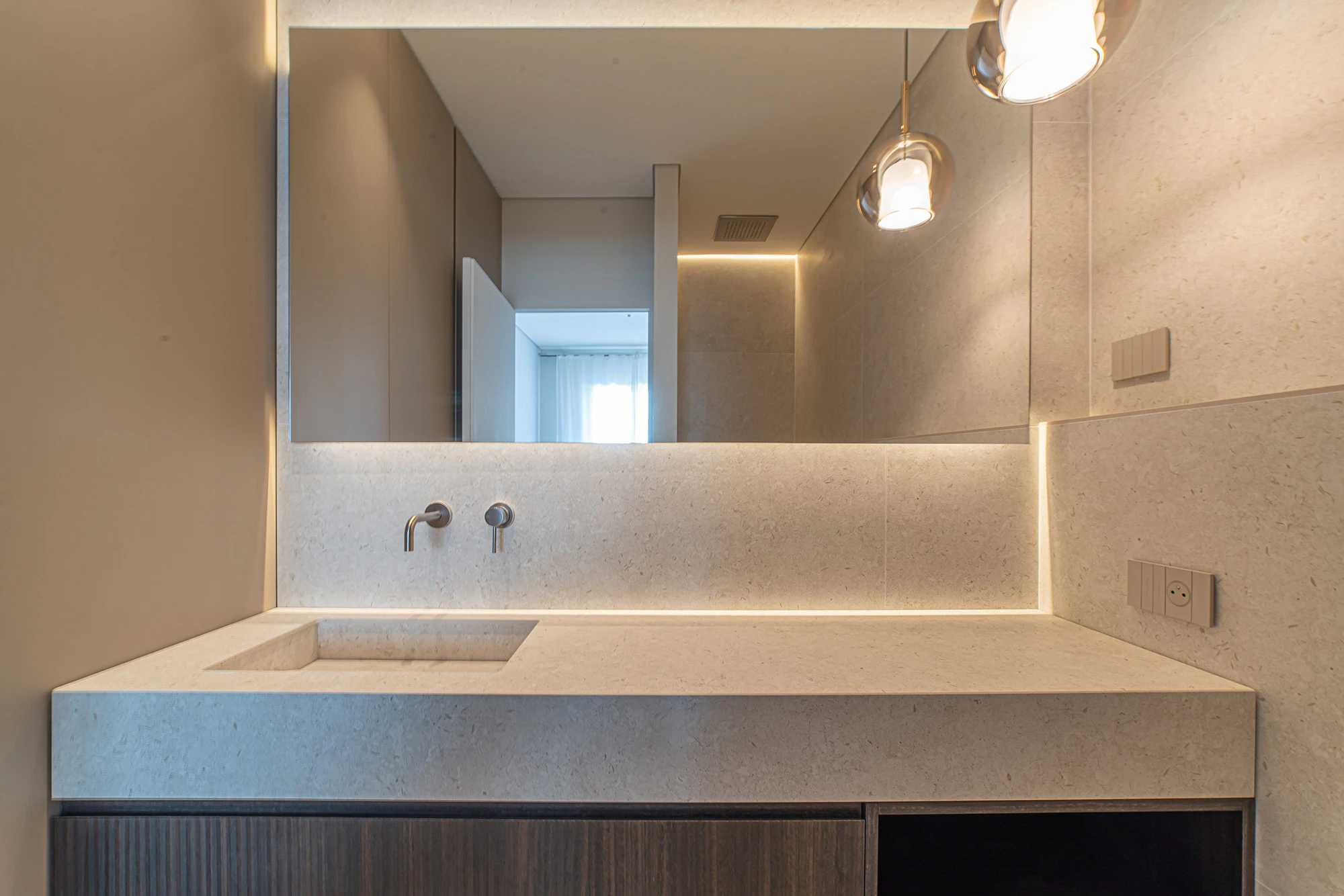 A home that embraces minimalism in a well-understood way with Dekton ...