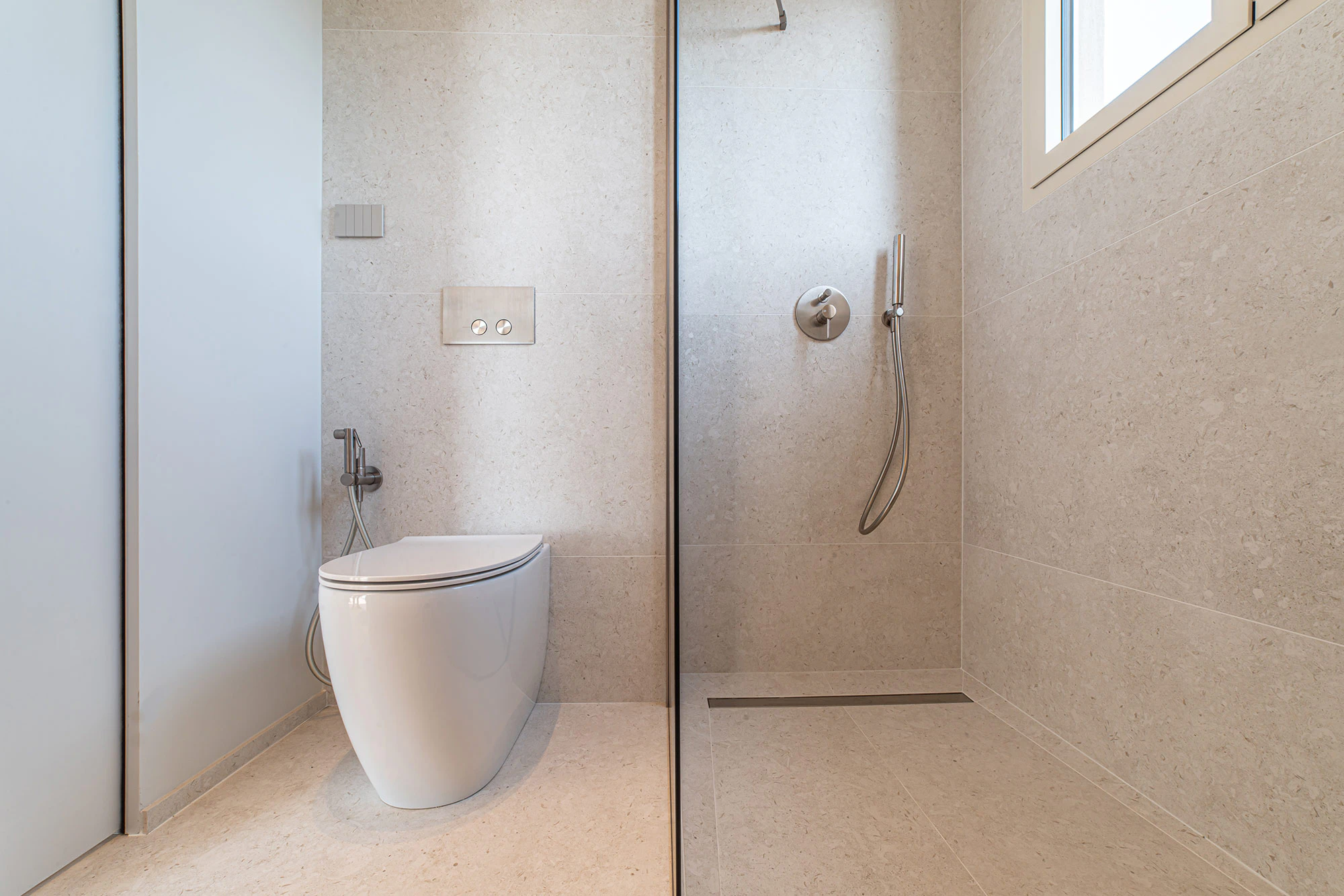 A home that embraces minimalism in a well-understood way with Dekton ...