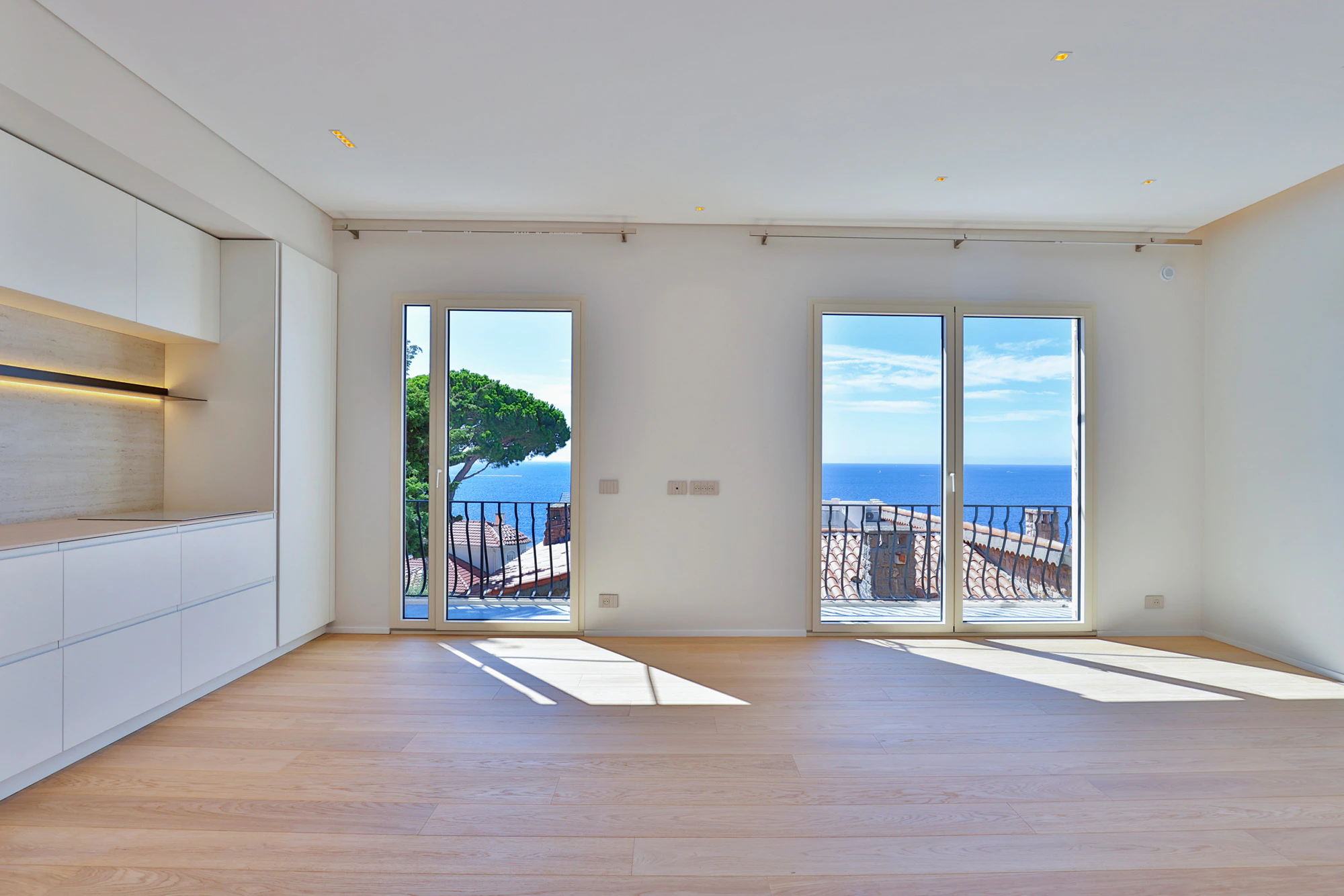 A home that embraces minimalism in a well-understood way with Dekton ...