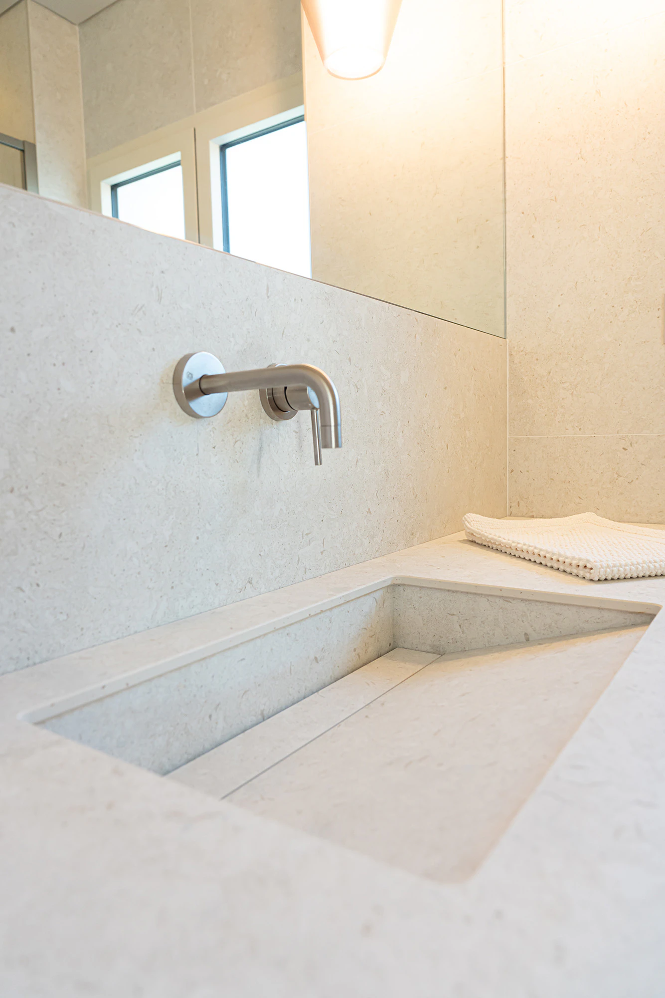 A home that embraces minimalism in a well-understood way with Dekton ...