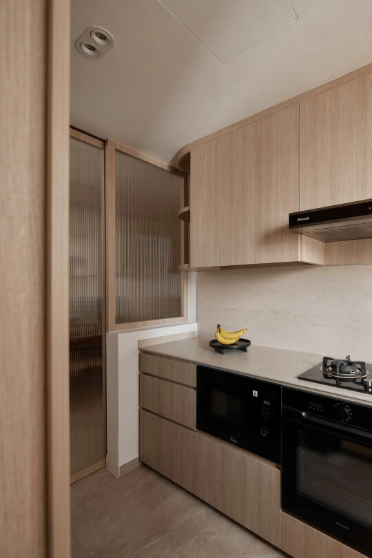 A minimalist home with earthy tones harmoniously blended with Dekton ...