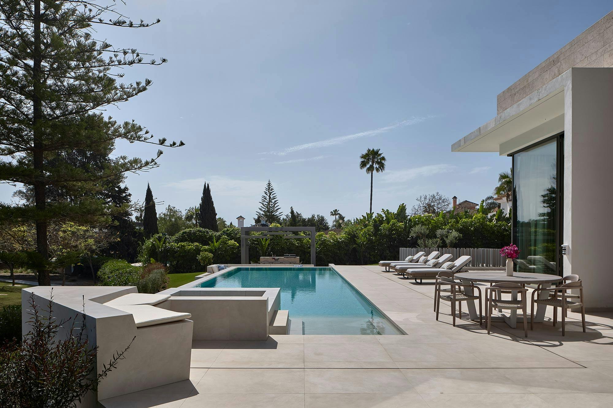 Dekton and Sensa, the star materials of this exclusive luxury villa in ...