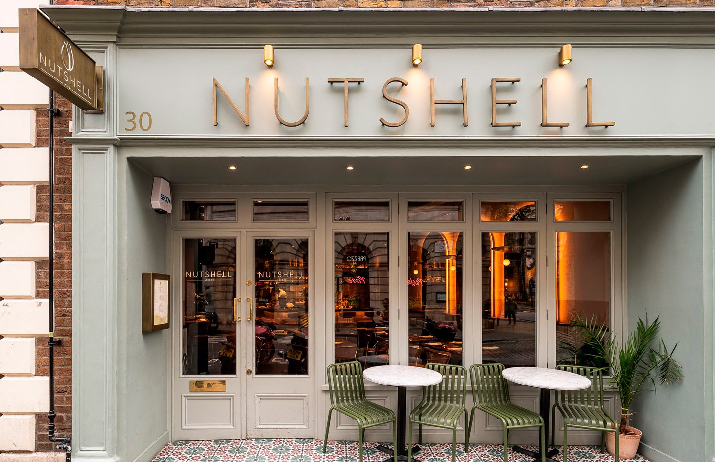 Dekton adds character to a neat and refined London restaurant ...