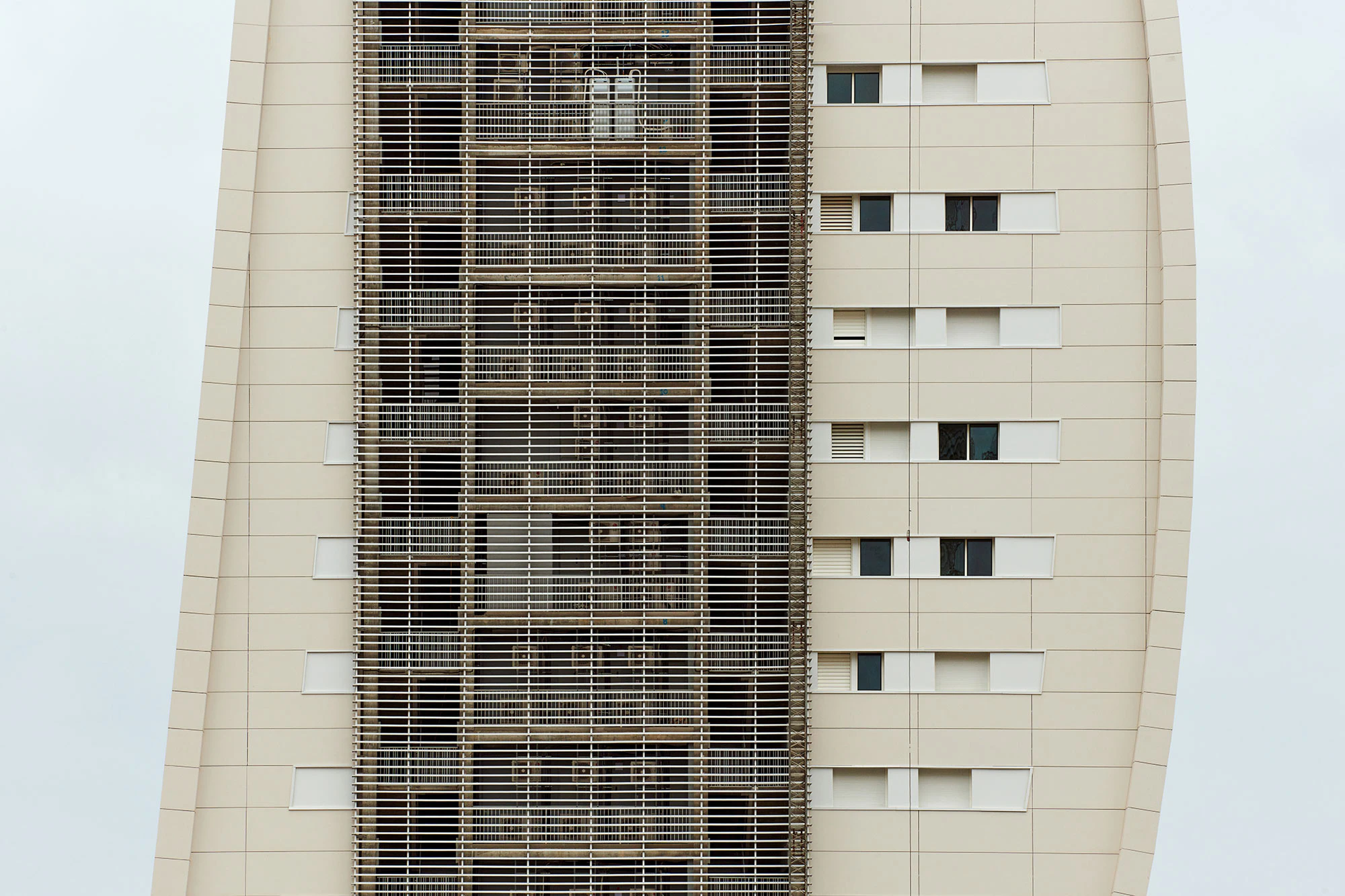 Dekton presents the world’s first curved and ventilated façade made of ...