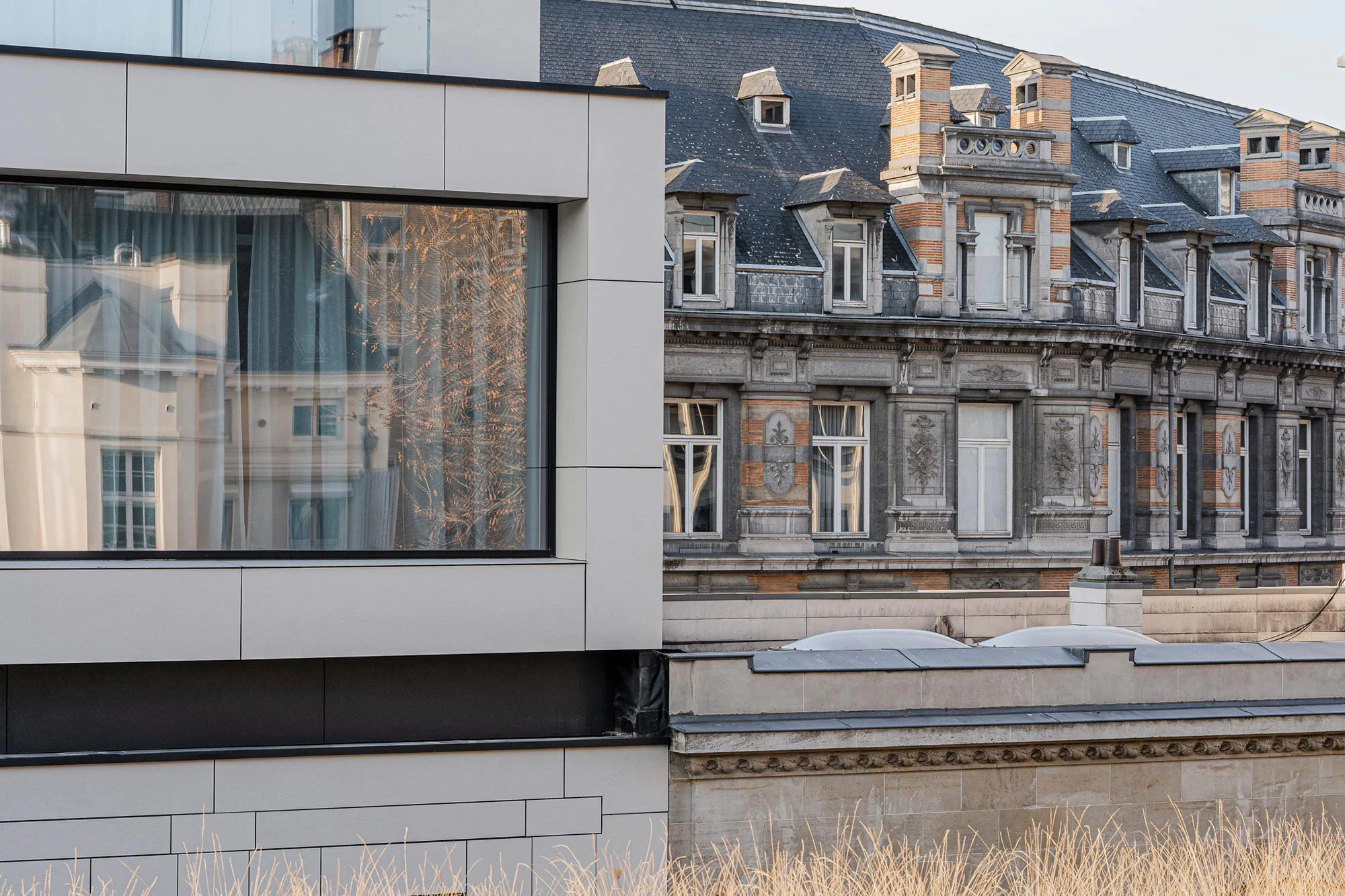 Reflections in Dekton: the renovation of the classicist building The ...