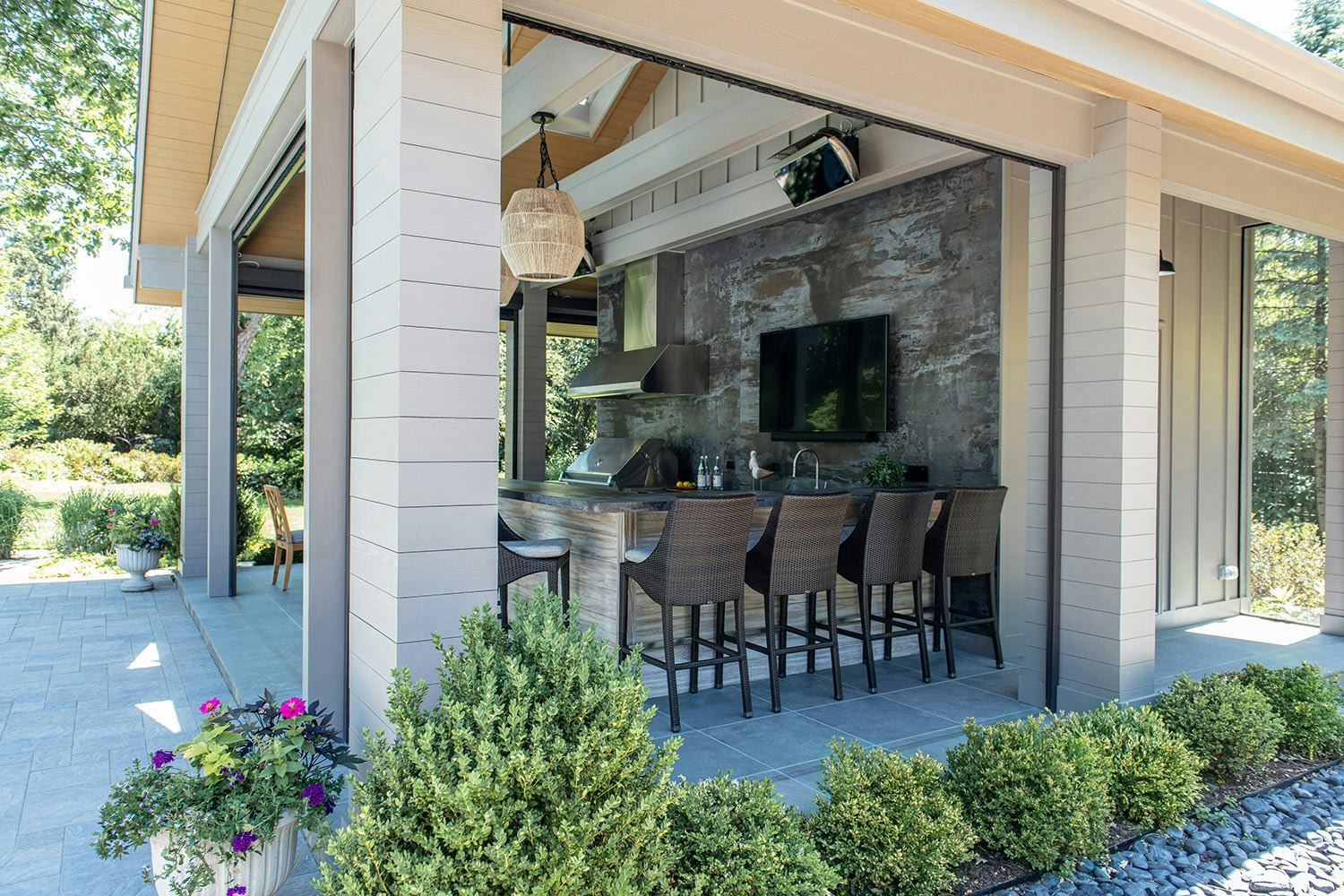 A backyard oasis with a Dekton Trilium ‘wow’ factor - Cosentino USA