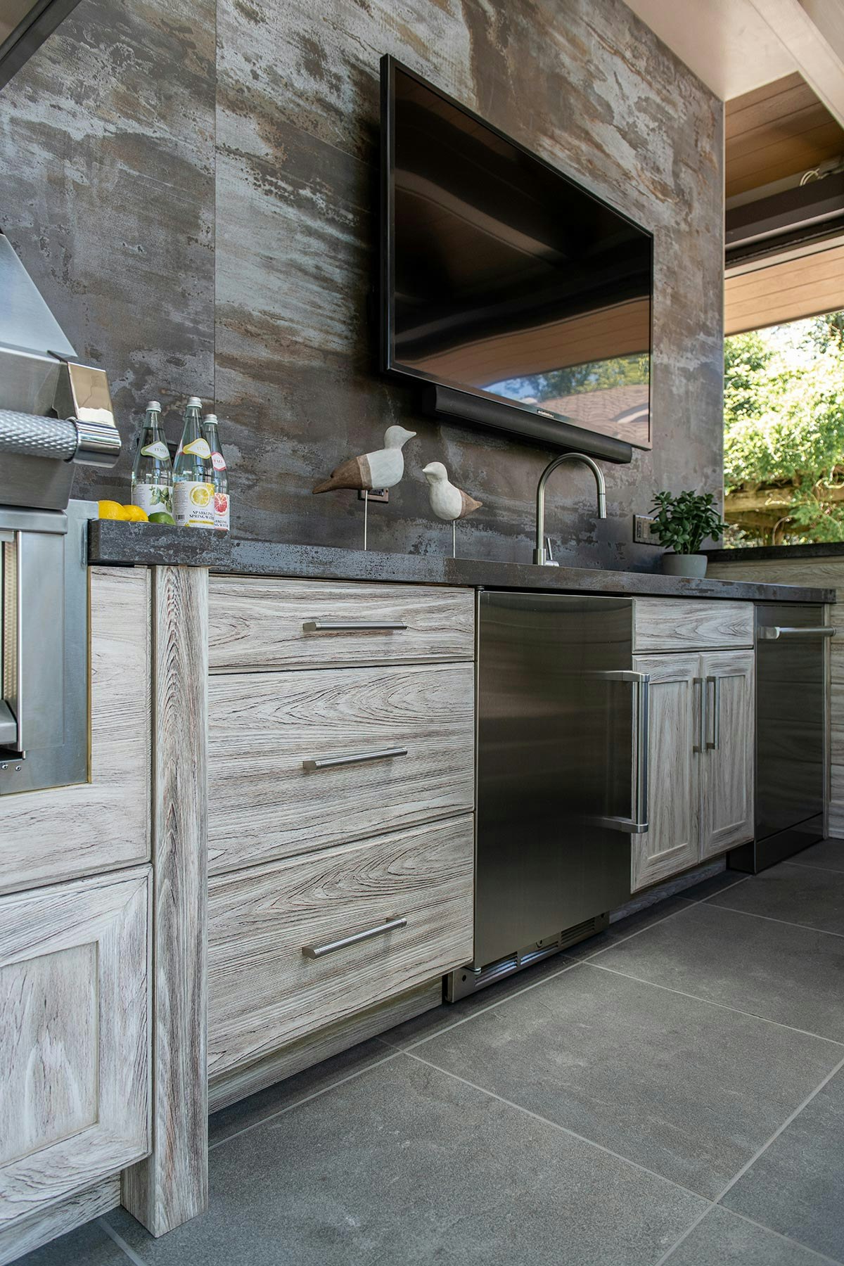A backyard oasis with a Dekton Trilium ‘wow’ factor - Cosentino USA