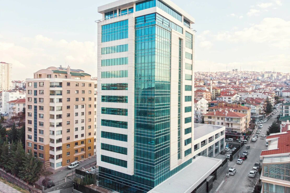 Luxurious spaces and strong aesthetics in a Turkish office building ...
