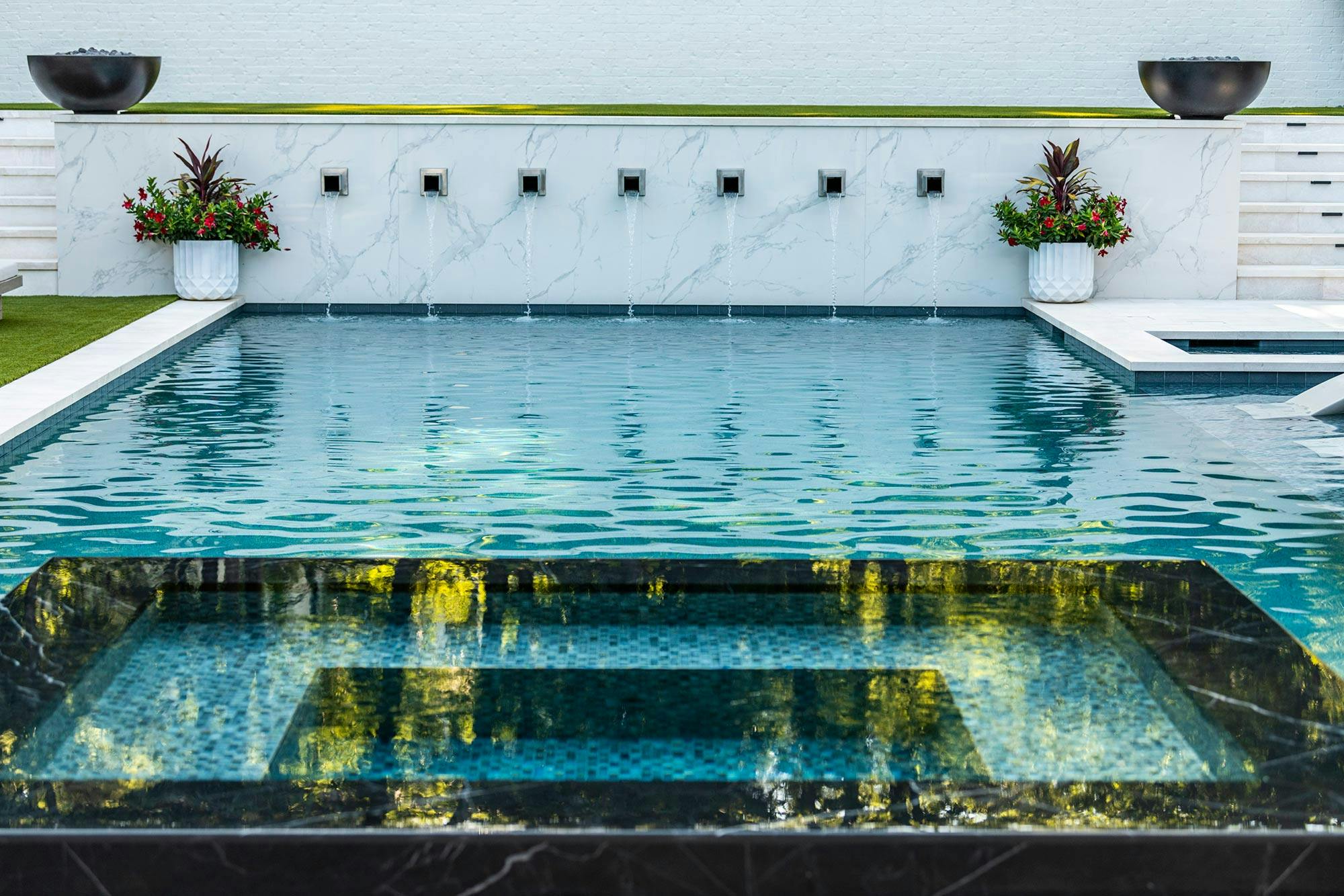 A summer paradise with a Dekton pool wrap - Cosentino USA