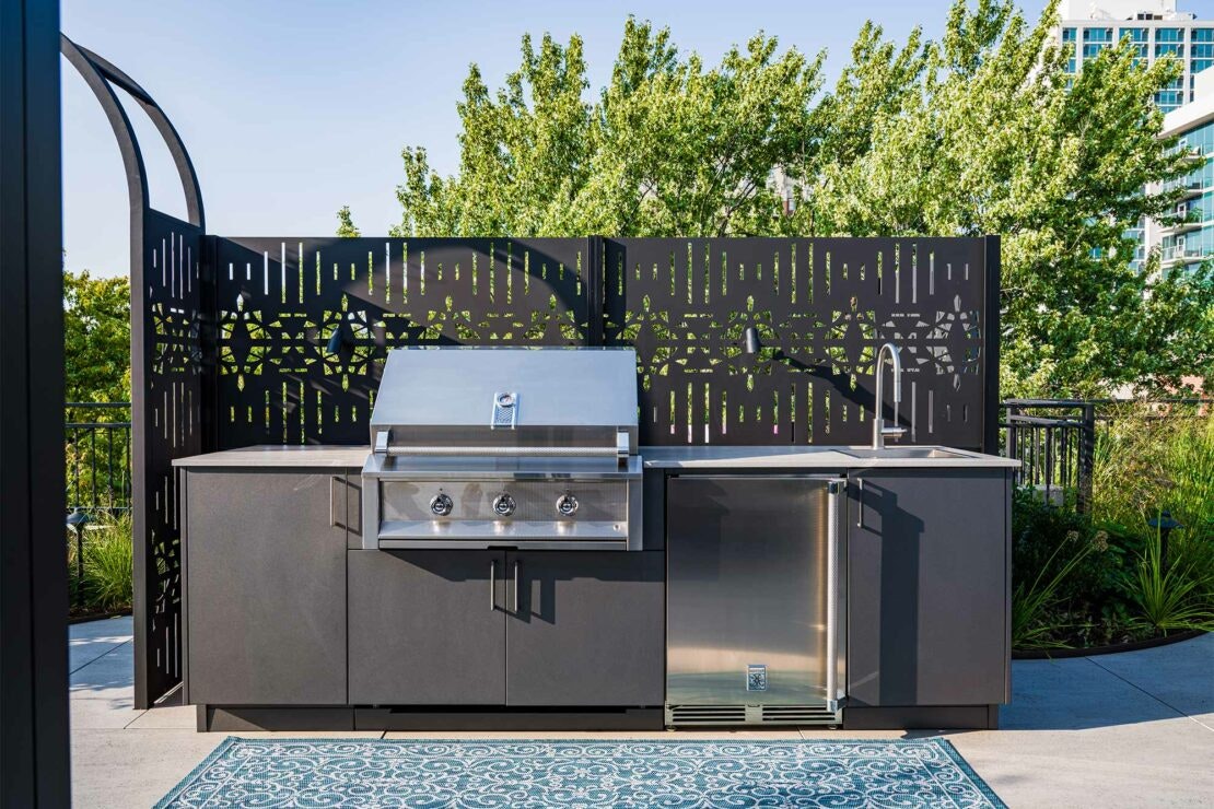 A hidden outdoor oasis in the heart of Wrigleyville - Cosentino USA