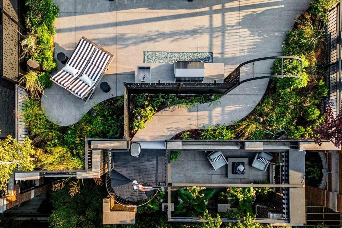 A hidden outdoor oasis in the heart of Wrigleyville - Cosentino USA