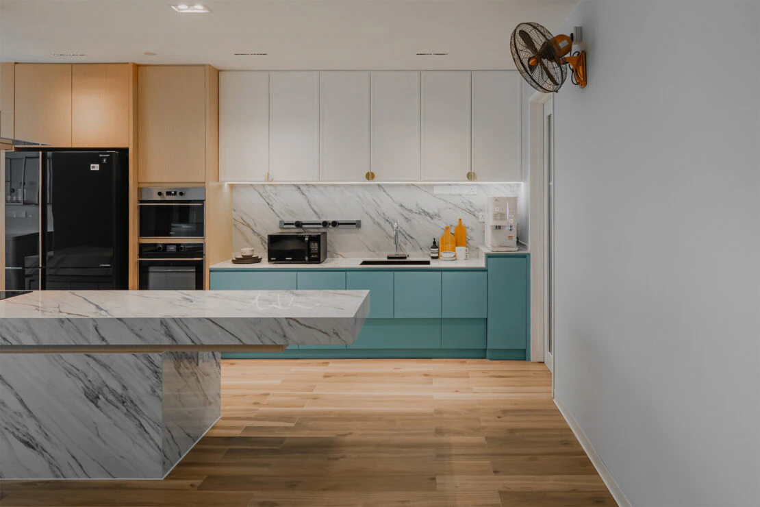 A kitchen island in Dekton Trance is the star of a sophisticated ...