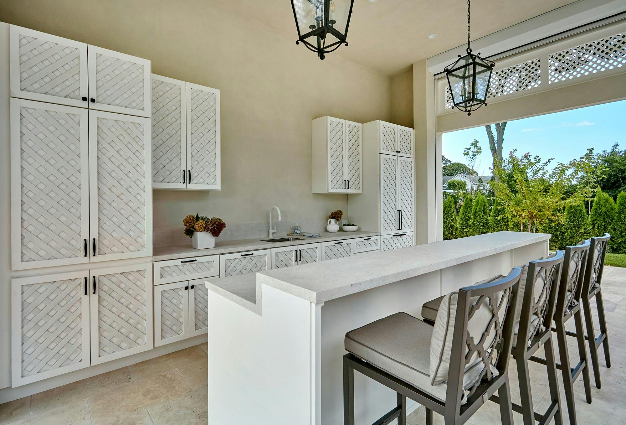 Silestone Coral Clay graces designer Elin Alemdar’s beautiful summer ...