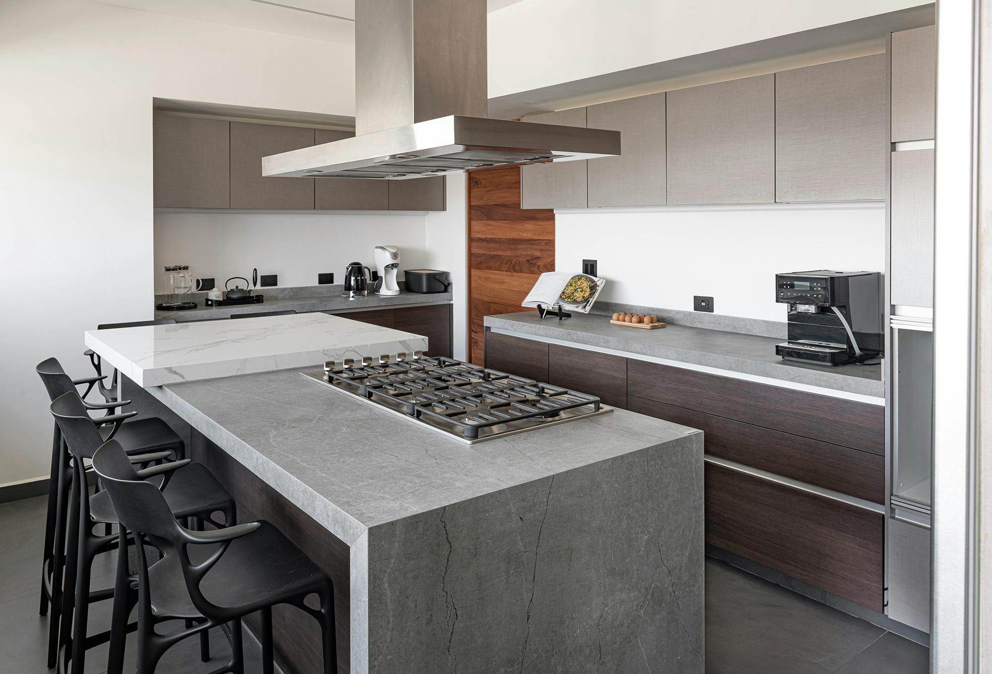 Seven Dekton colours for a modern apartment in grey tones - Cosentino USA