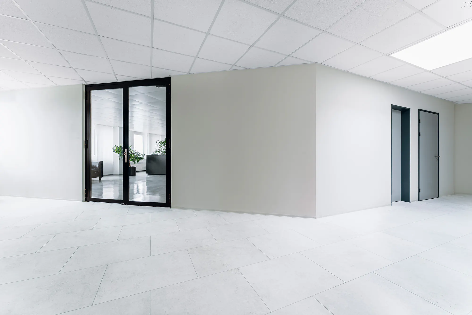 Common spaces enhanced with Dekton in an office building - Cosentino USA