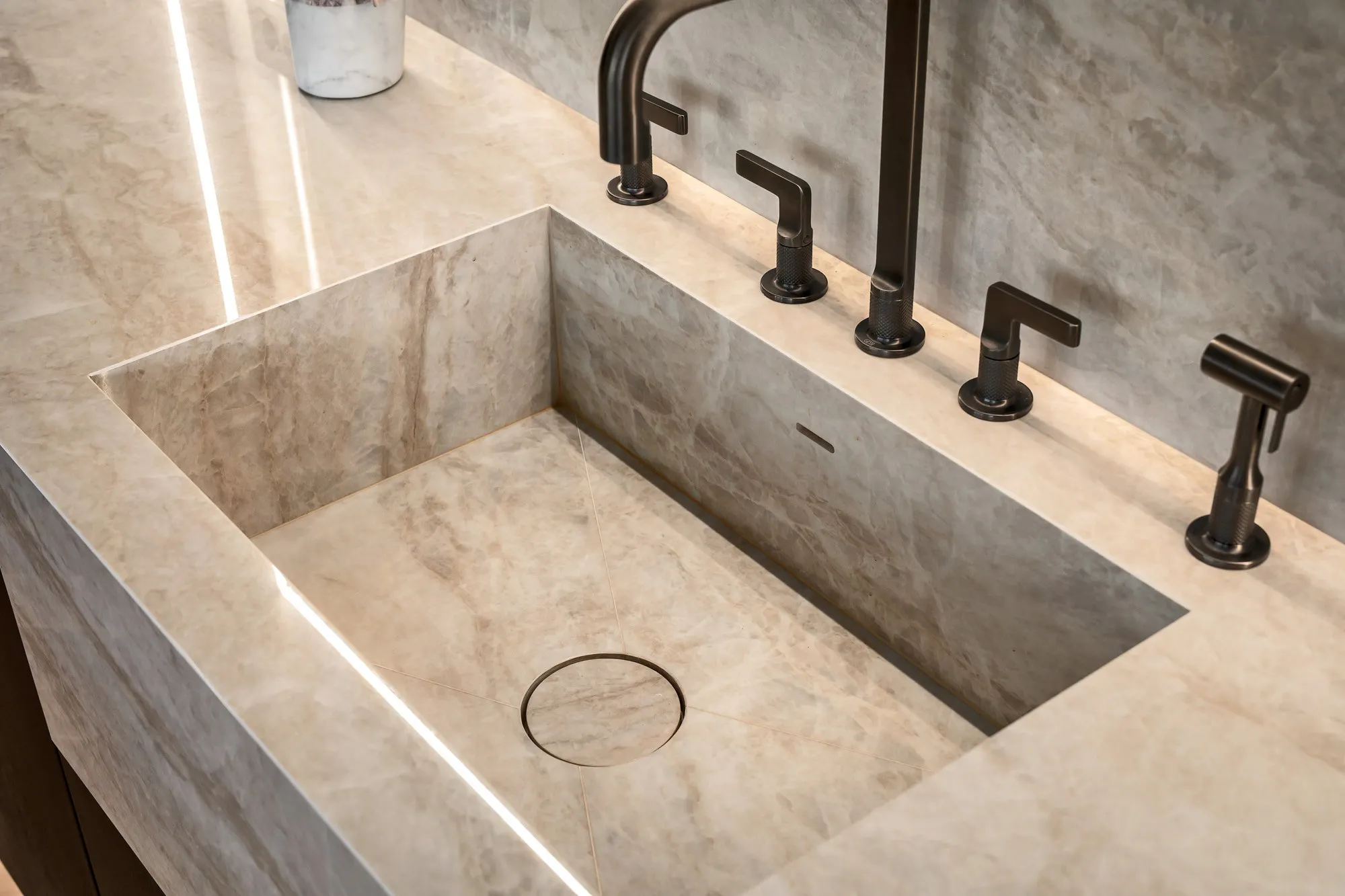 Dekton, an ally for the master of kitchen design - Cosentino