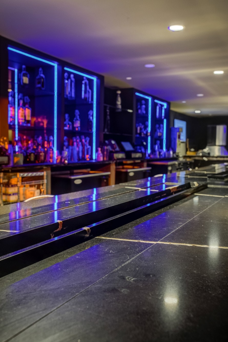 EMBR Ultra Lounge - Cosentino