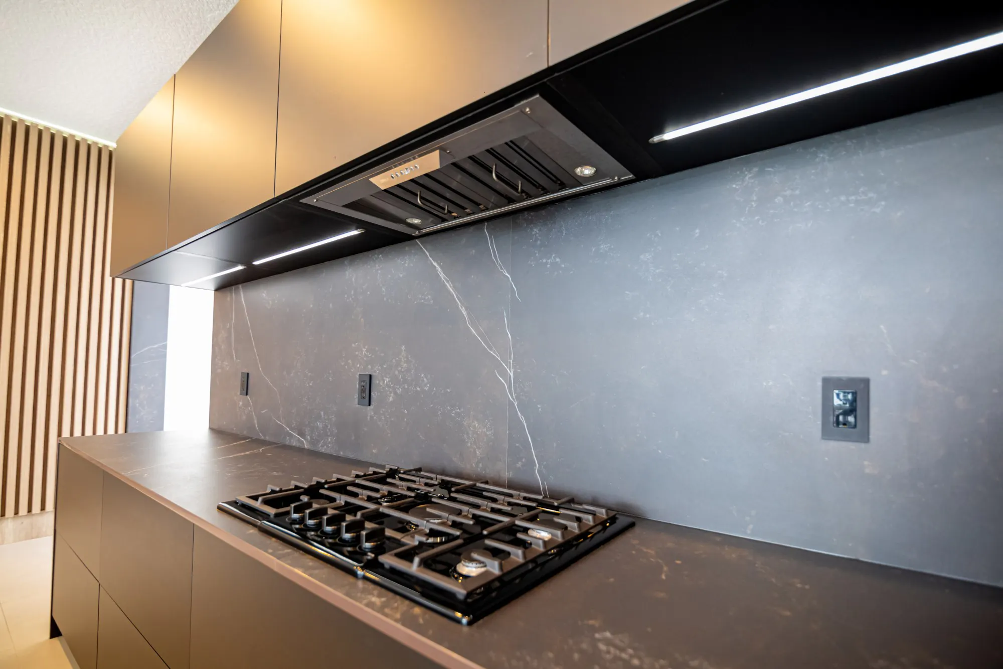 The elegance and character of Dekton Kelya for a kitchen - Cosentino