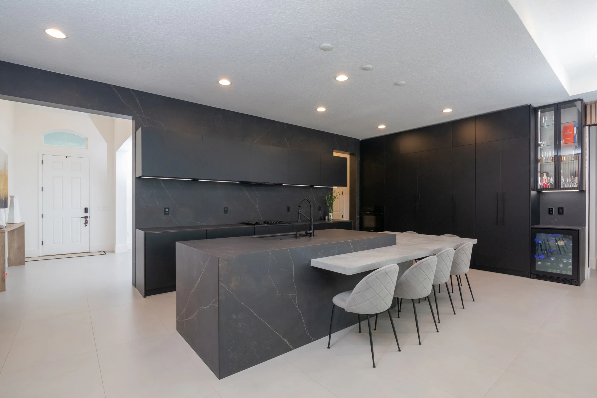 The elegance and character of Dekton Kelya for a kitchen - Cosentino