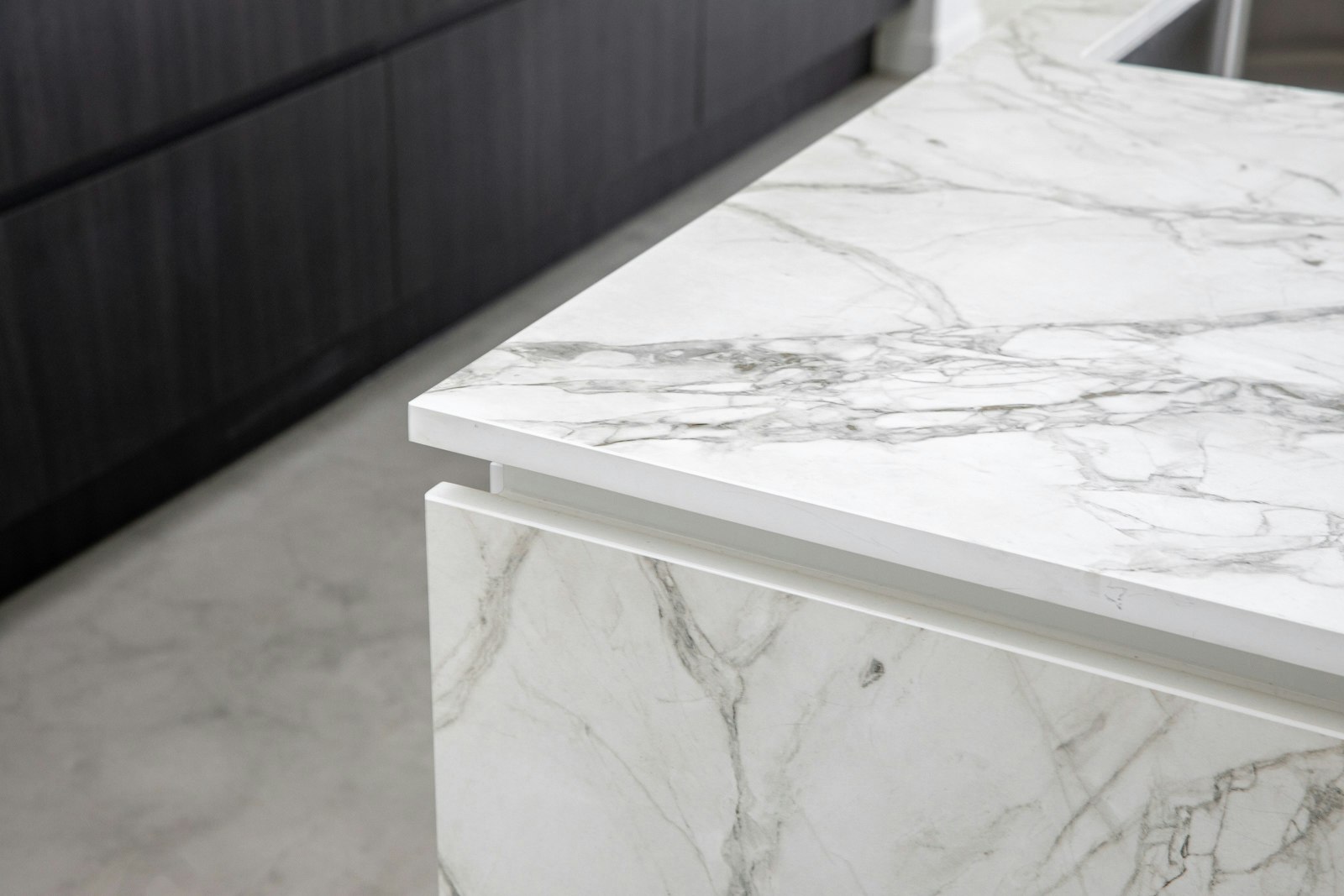 The natural beauty of Dekton gives consistency to this house in ...