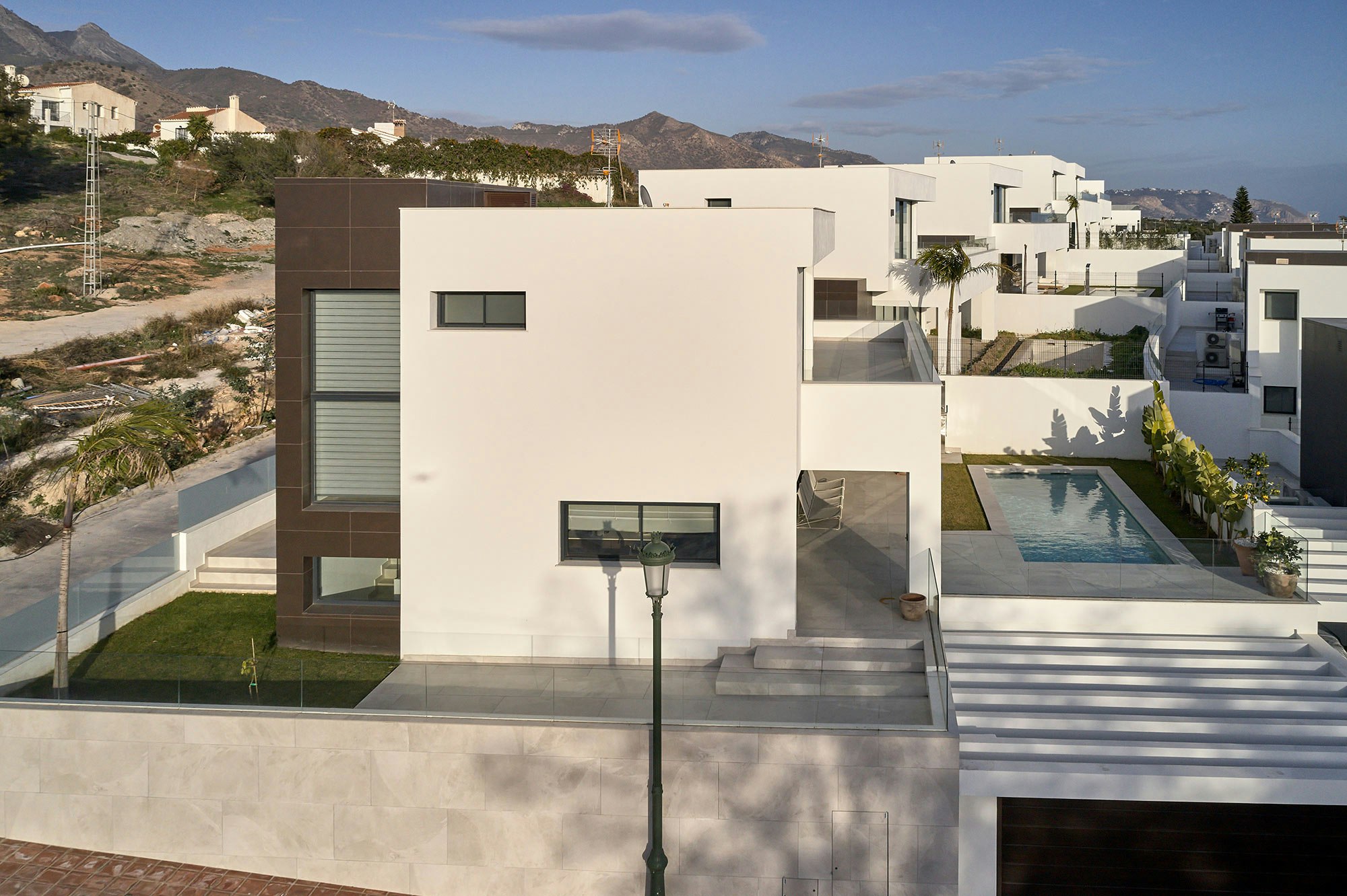 Dekton Keranium brings a modern and luxurious look to the façade of ...