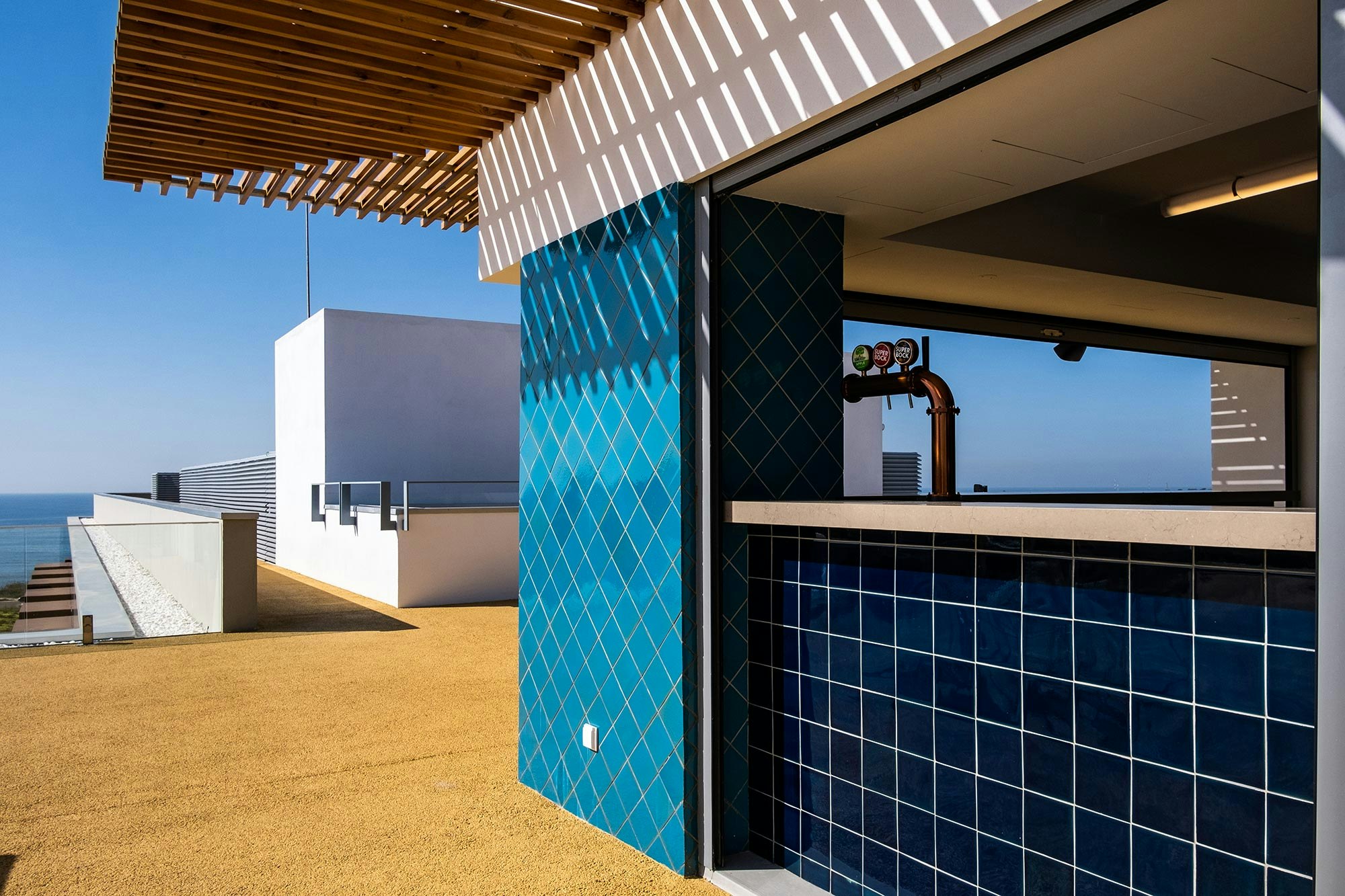 A business and leisure hotel that reflects the sea breeze through its ...