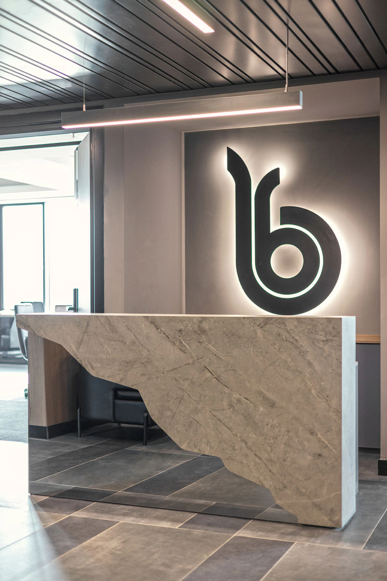 Luxurious spaces and strong aesthetics in a Turkish office building ...