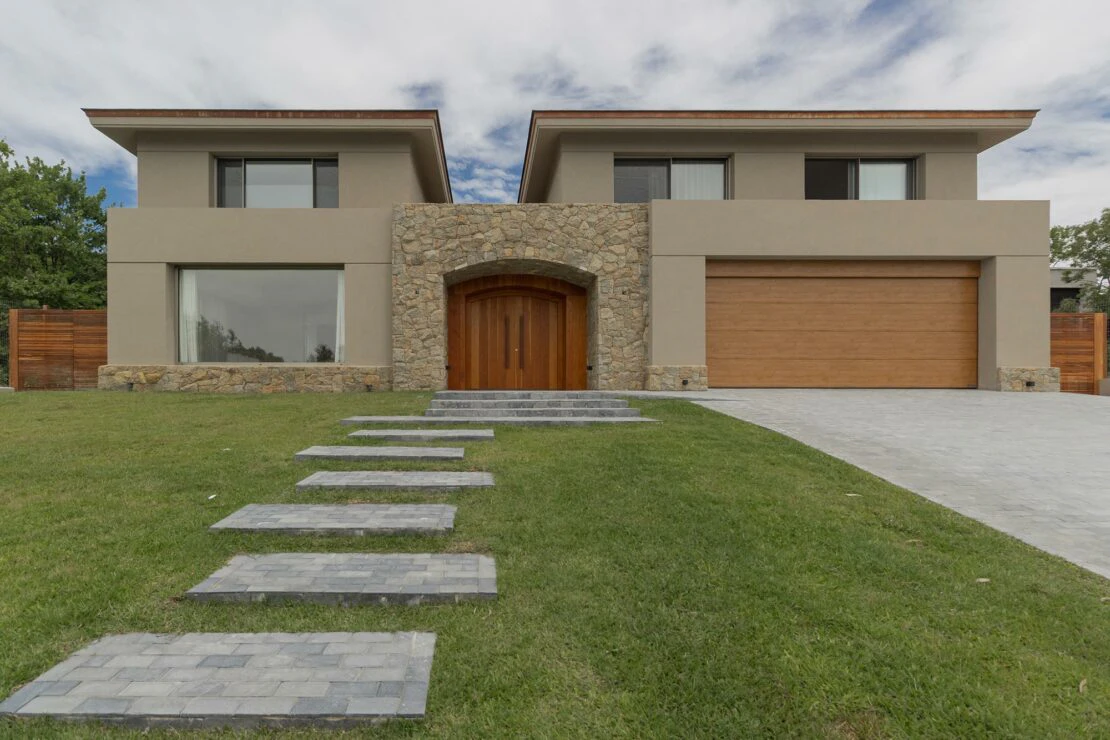 A family home with a fresh look that takes advantage of the beauty and ...