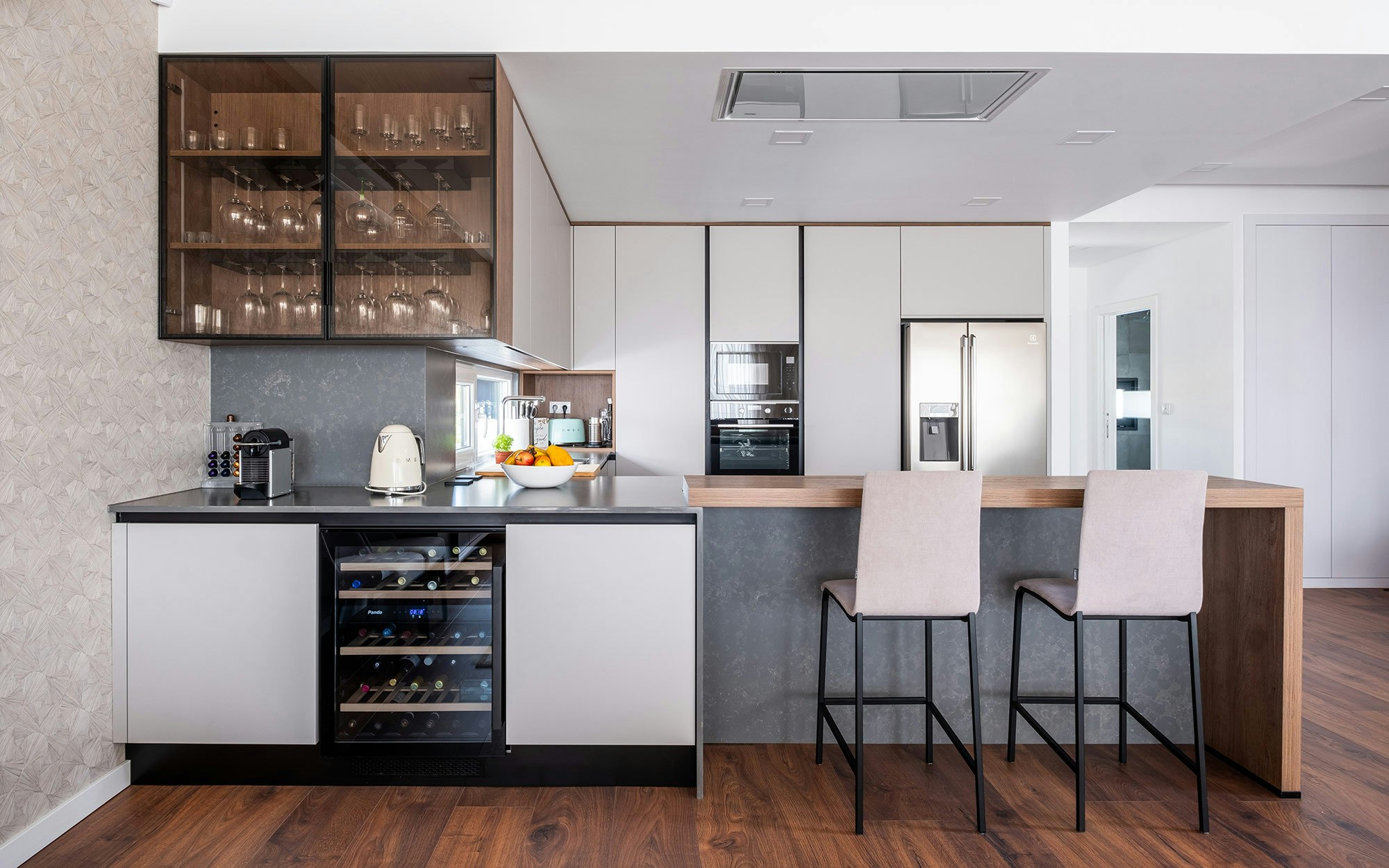 Silestone Seaport as the guiding thread in a renovation project that reinterprets the industrial ...