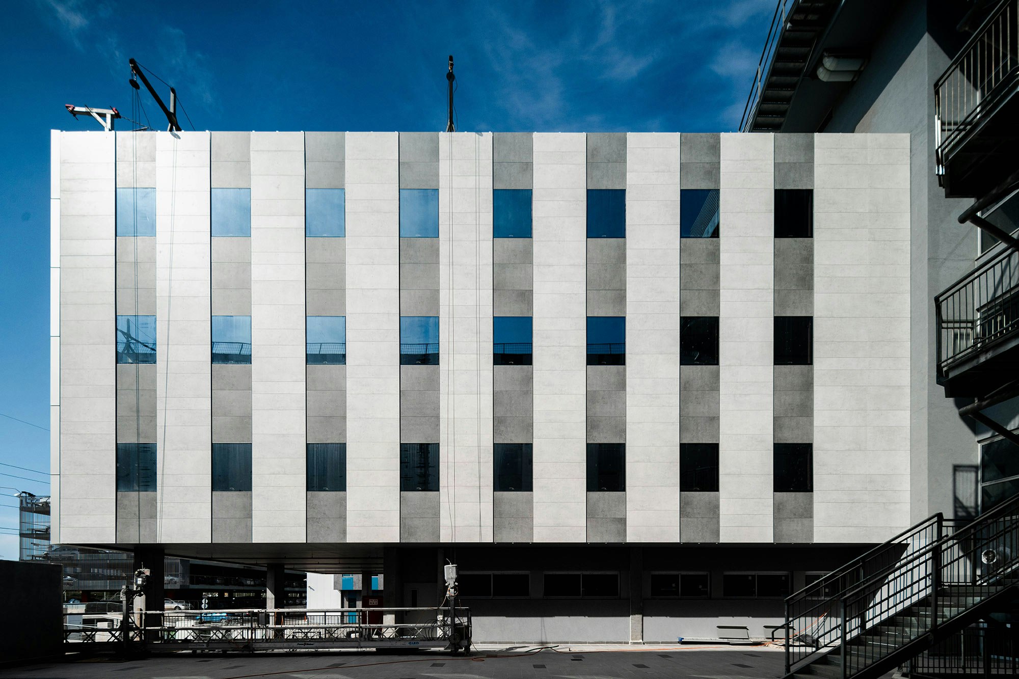 Israel’s new Elan Center chooses Dekton for a contemporary, durable and ...