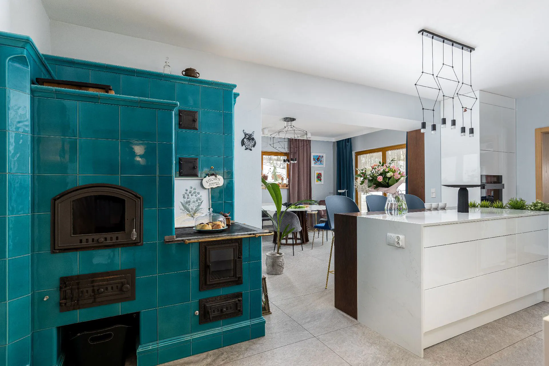 A musical living room and a spacious kitchen with a bold touch - Cosentino