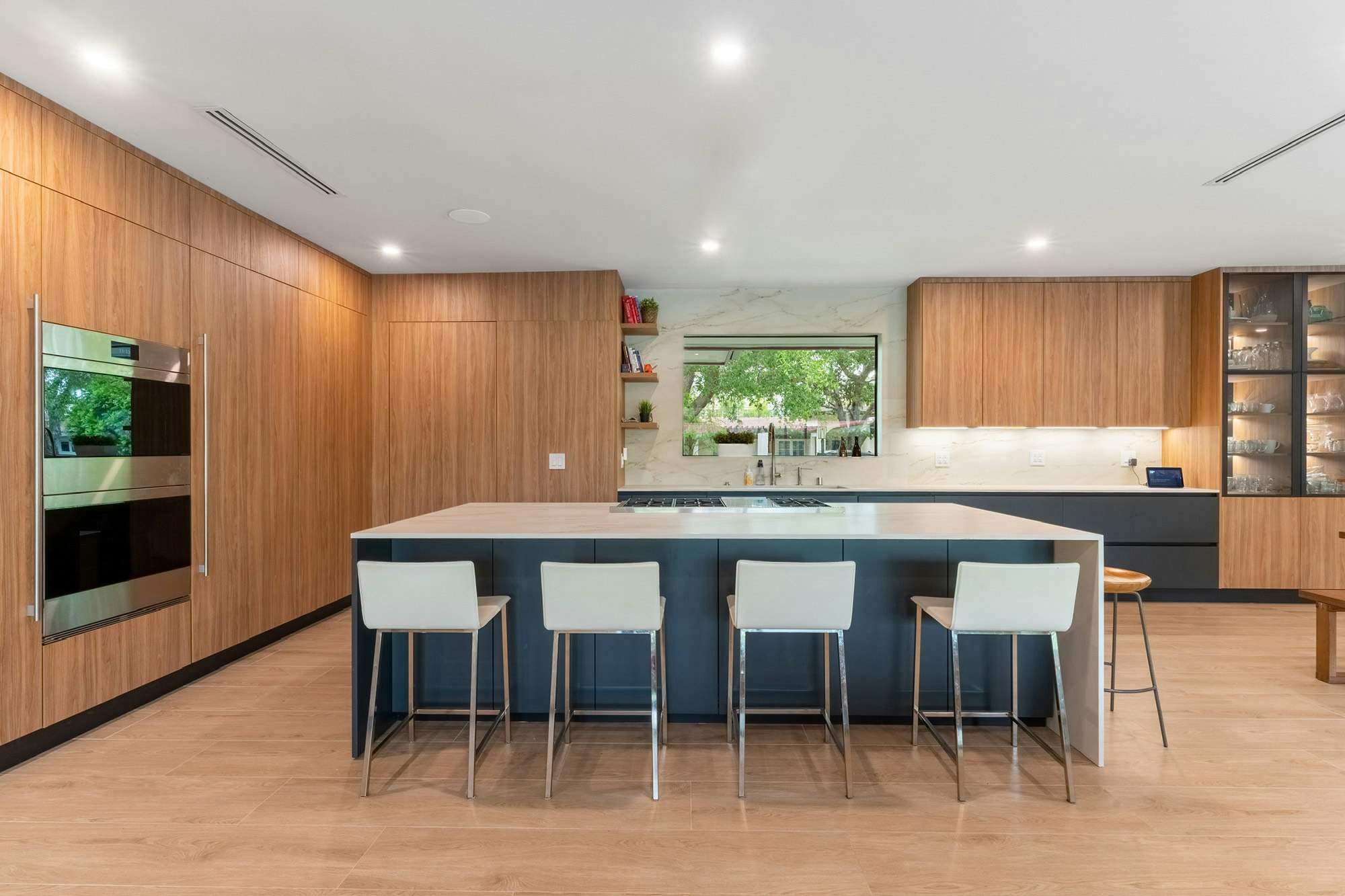A harmonious blend of elegance and functionality with Dekton Rem ...