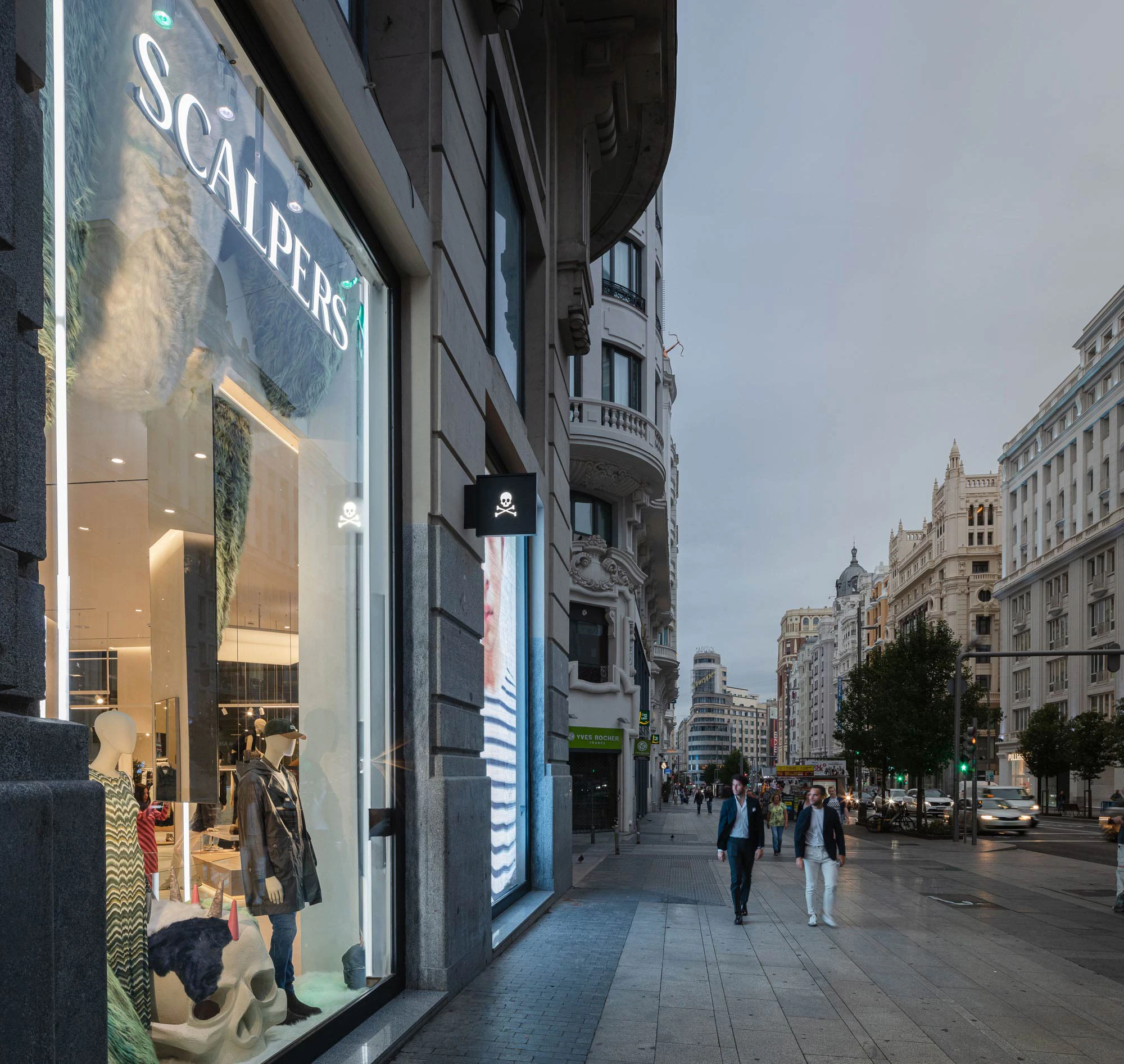 The new Scalpers shop on Madrid’s Gran Vía brings fashion to the city ...