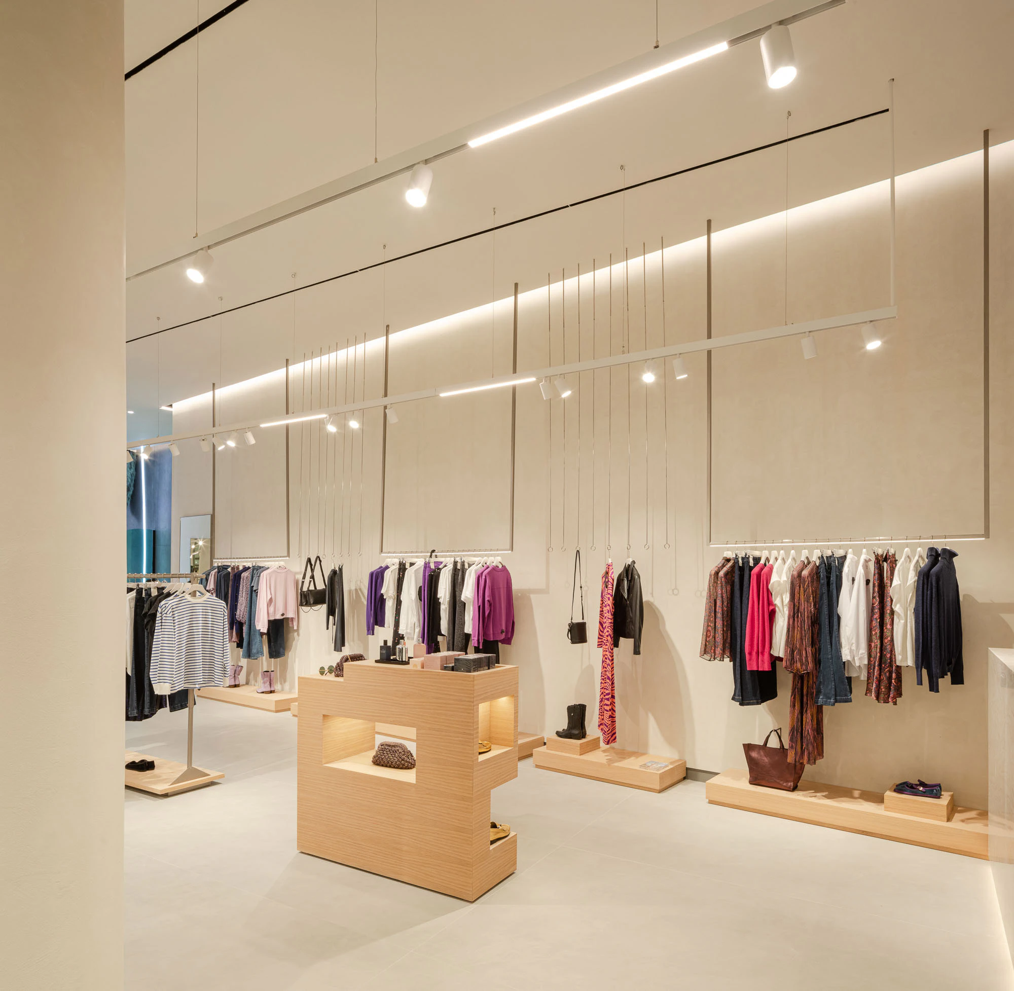 The new Scalpers shop on Madrid’s Gran Vía brings fashion to the city ...