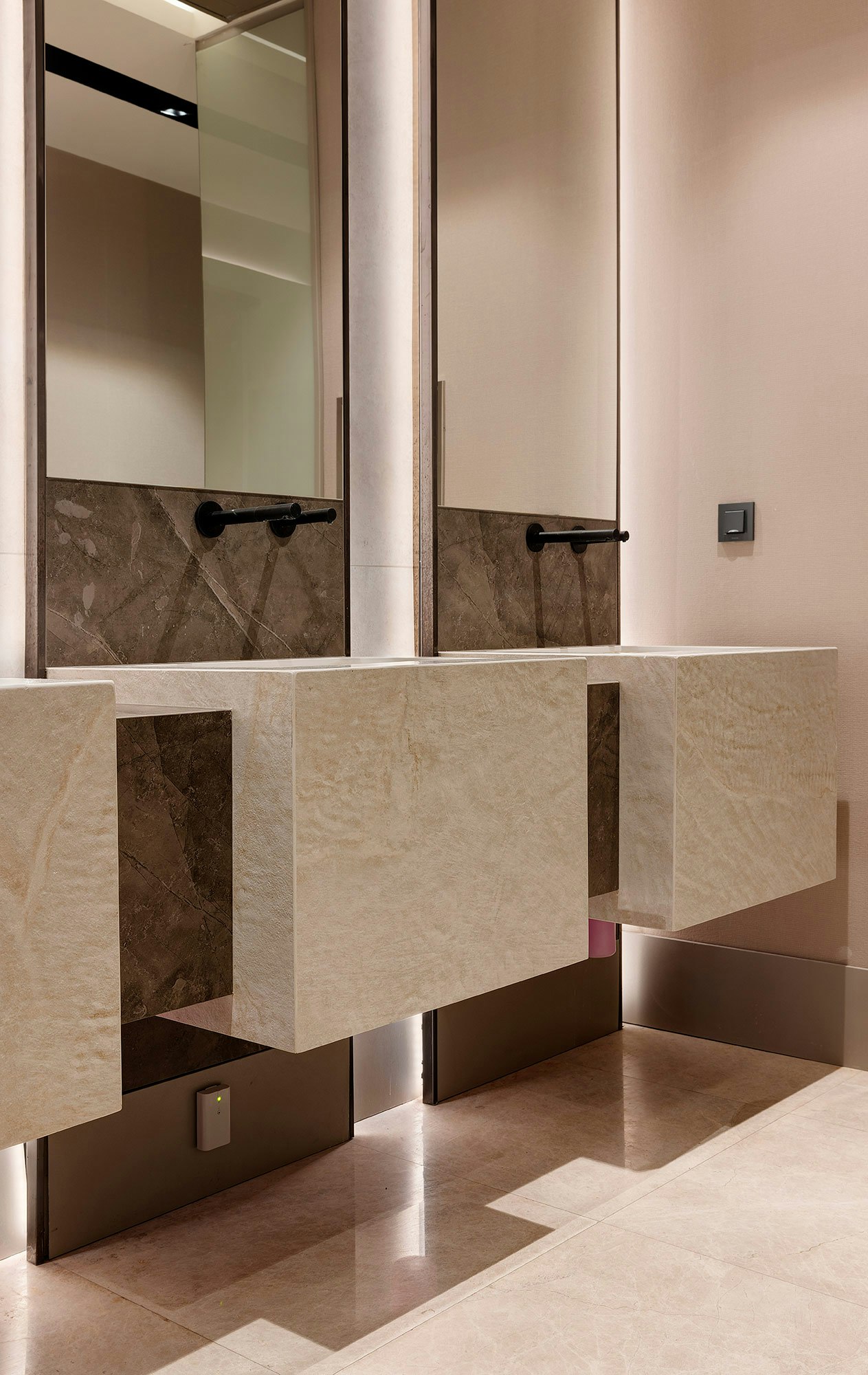 Dekton at the top: a skyscraper in Istanbul’s new financial district ...