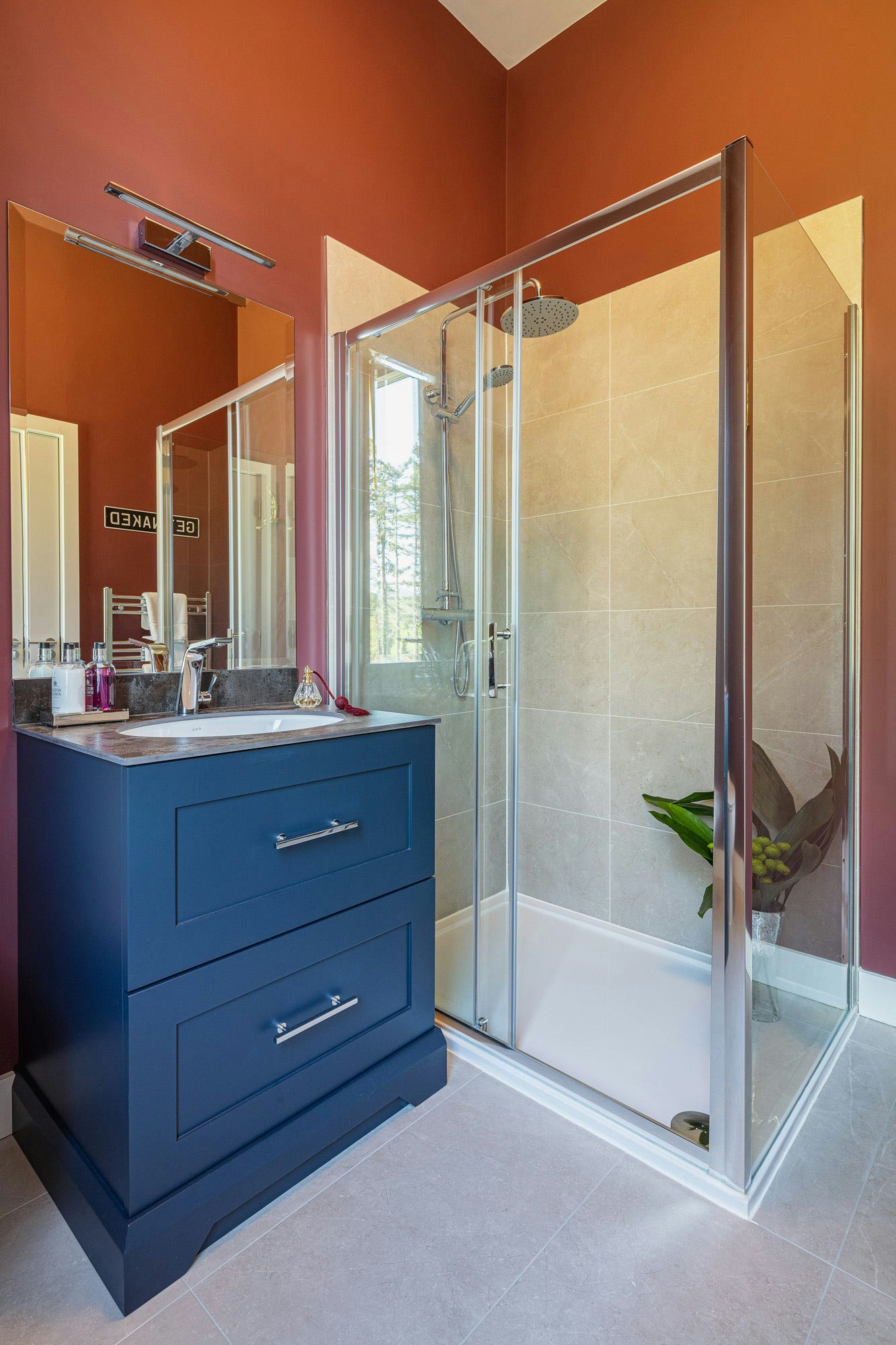 The sophisticated and exclusive Scalea Equinox stone is a real eye ...