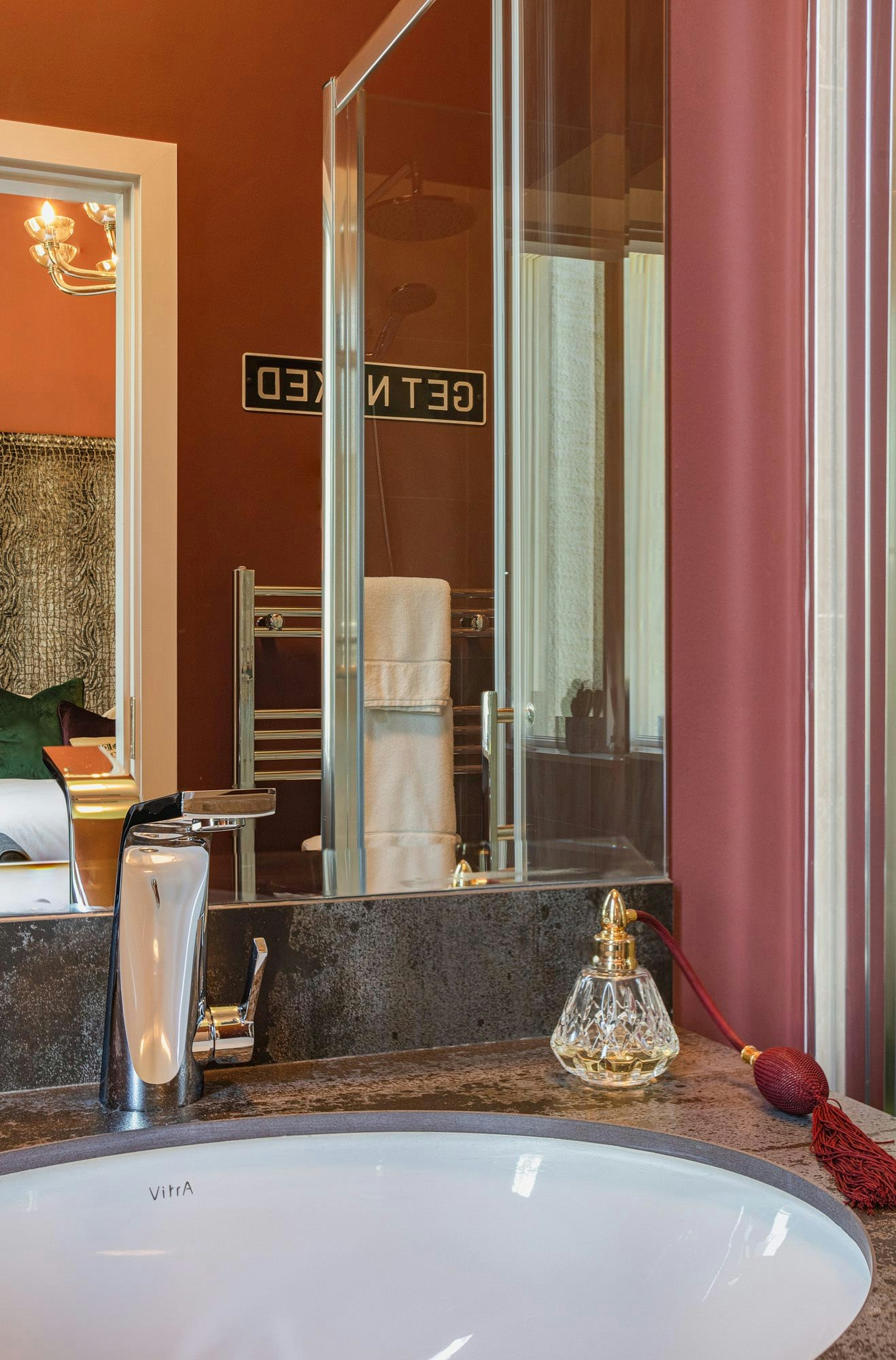 The sophisticated and exclusive Scalea Equinox stone is a real eye ...