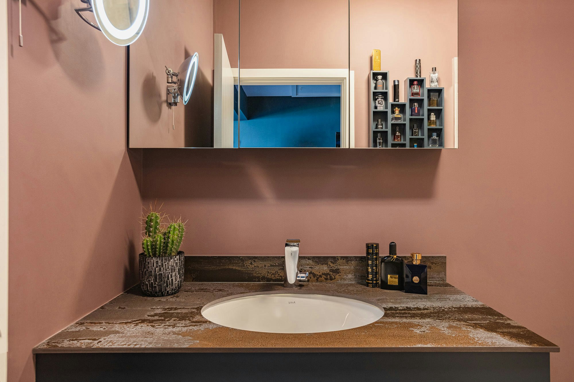 The sophisticated and exclusive Scalea Equinox stone is a real eye ...