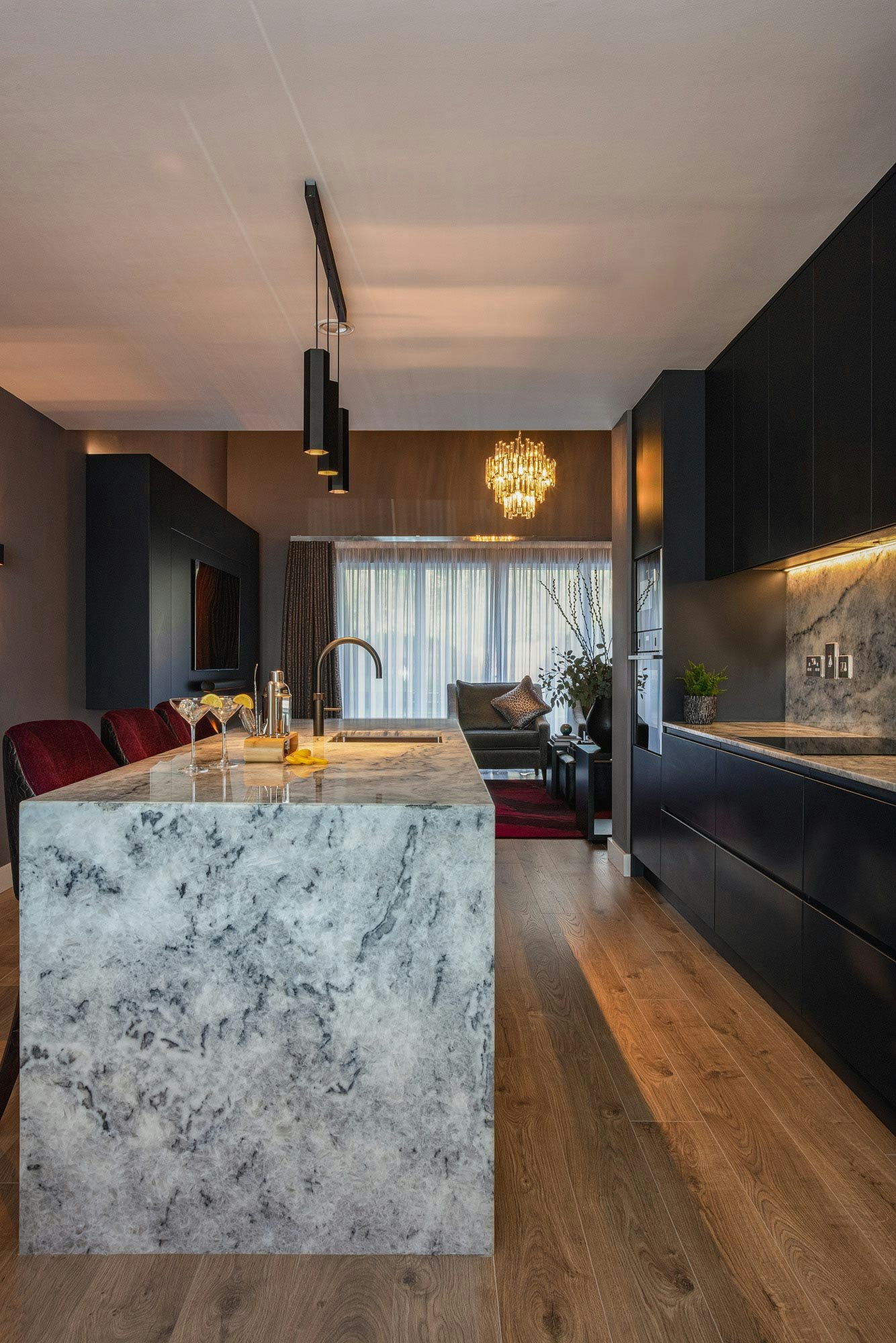 The sophisticated and exclusive Scalea Equinox stone is a real eye ...