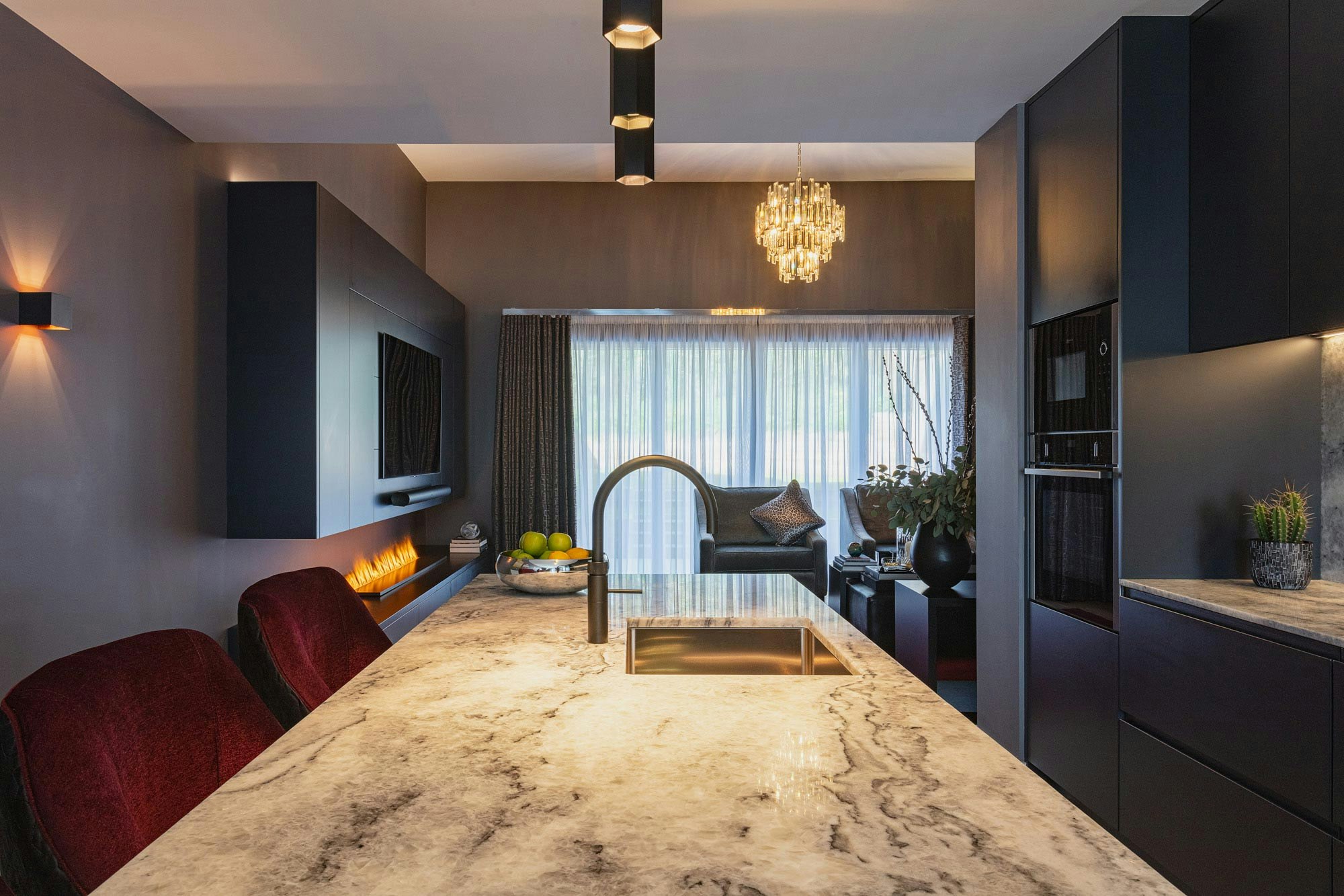 The sophisticated and exclusive Scalea Equinox stone is a real eye ...