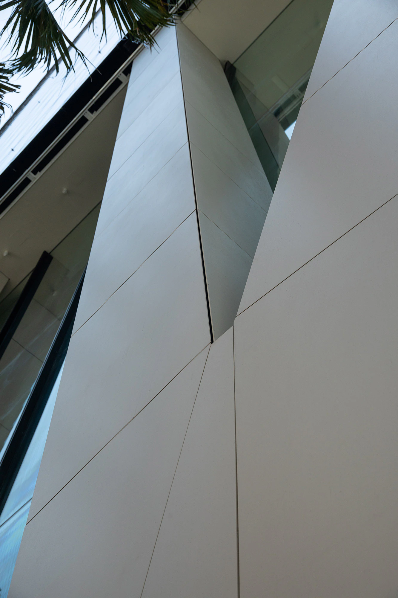 The rebirth of One One One Eagle Street office building in Brisbane: a ...